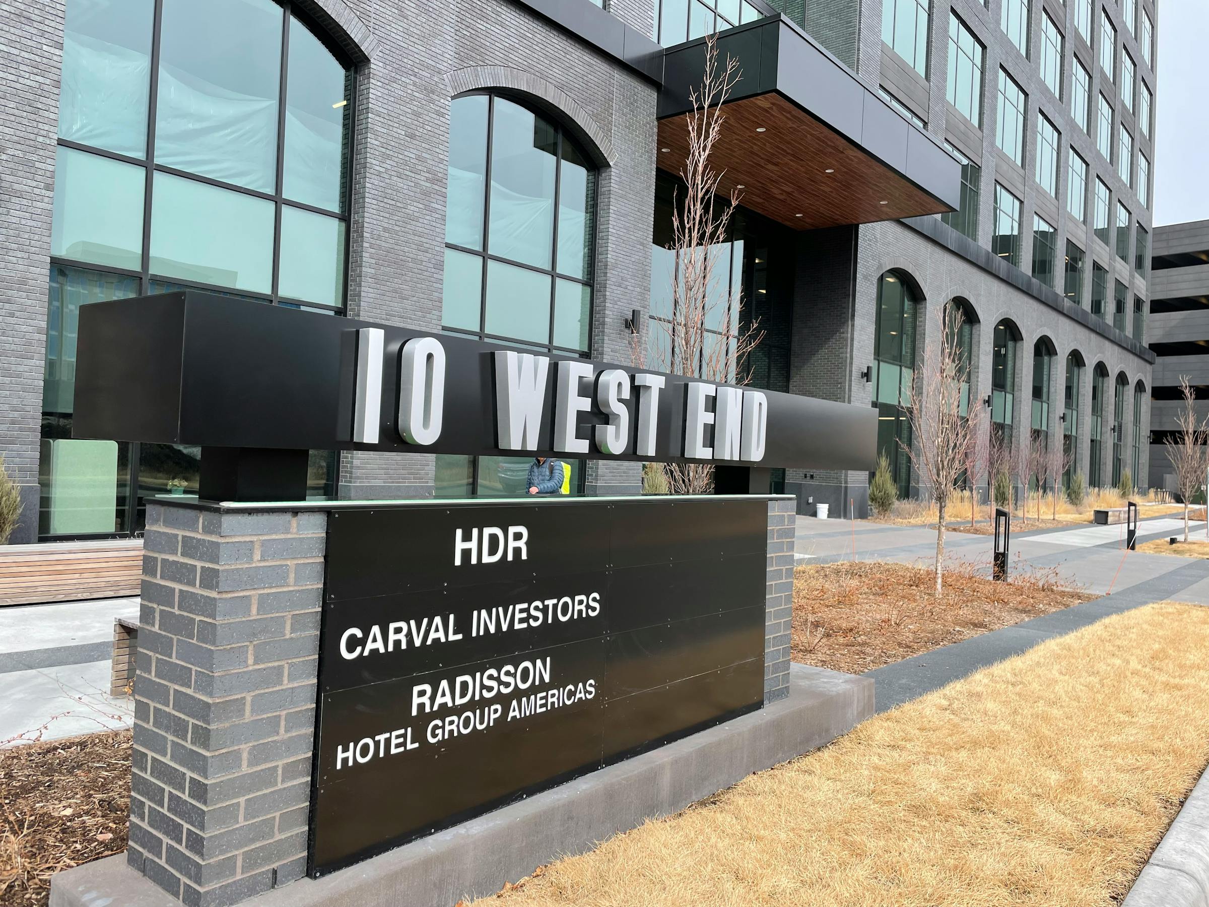 AllianceBernstein pays $750M for CarVal Investors, a former money unit ...