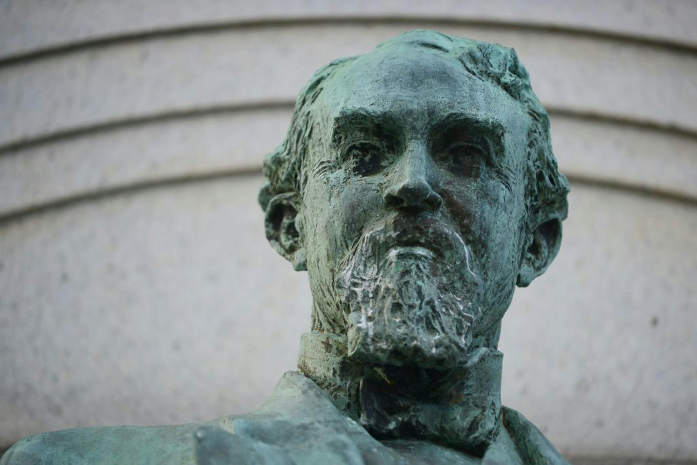 Minneapolis magnate Lowry's monument celebrated