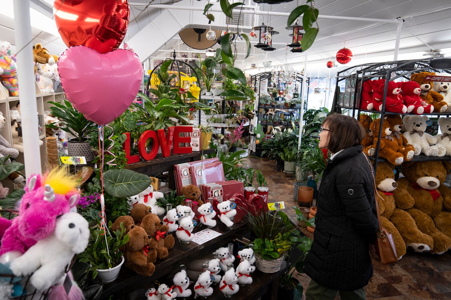 Lake Street mainstay Soderberg's flower shop reopens under new ownership