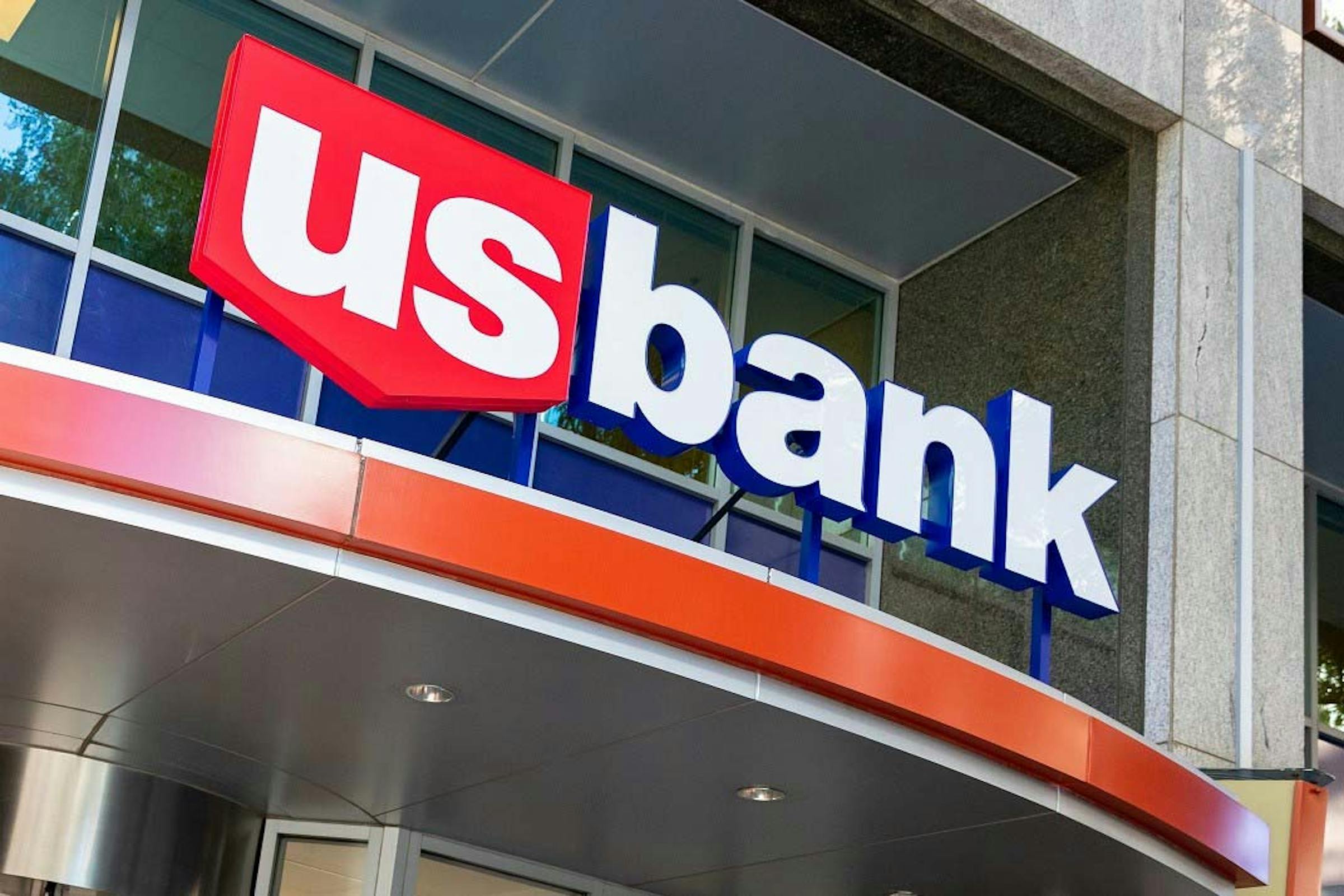 U.S. Bank buys investment firm at up to $1B