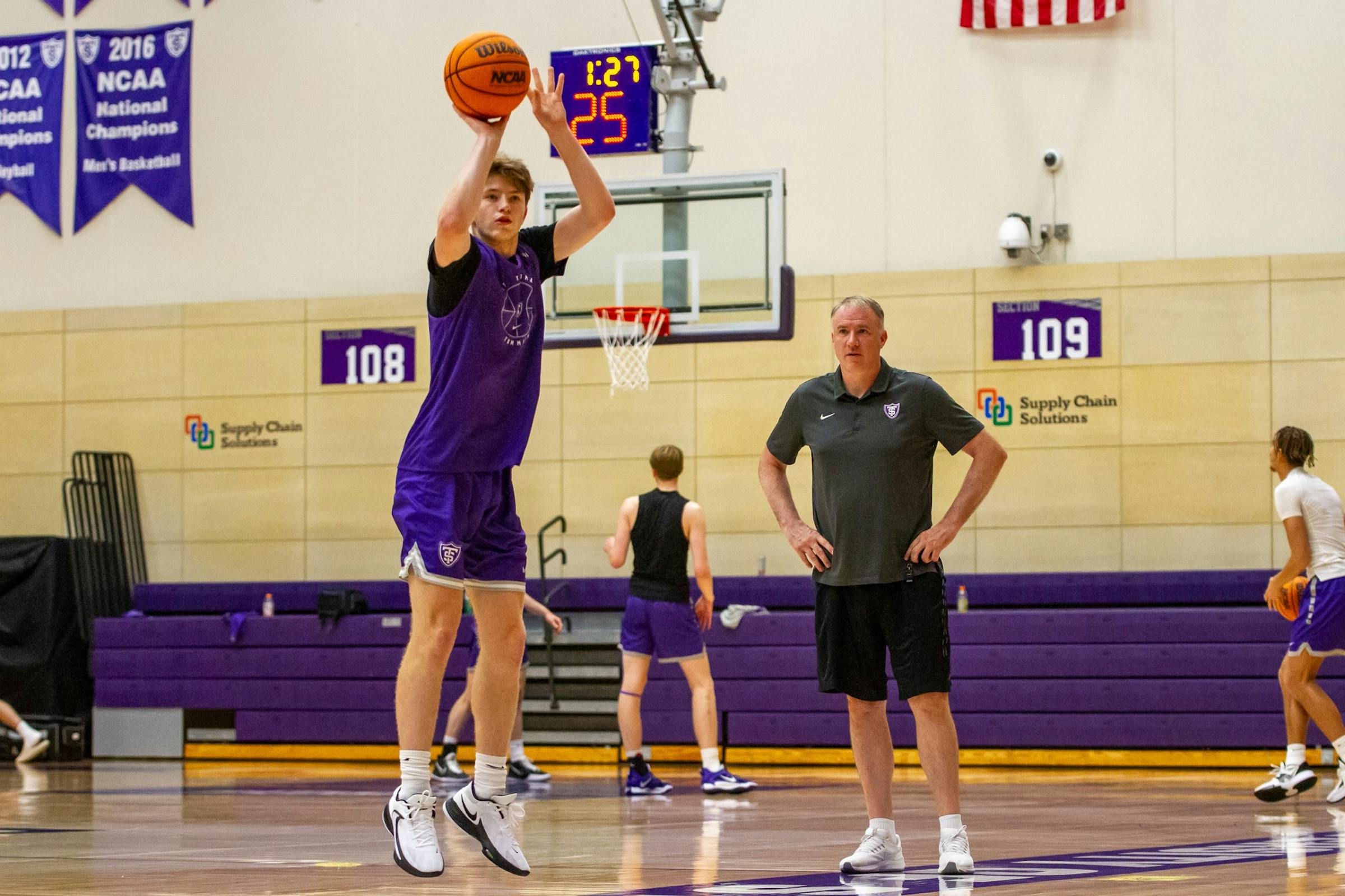 St. Thomas' Johnny Tauer coaches another son — but in D-I basketball ...