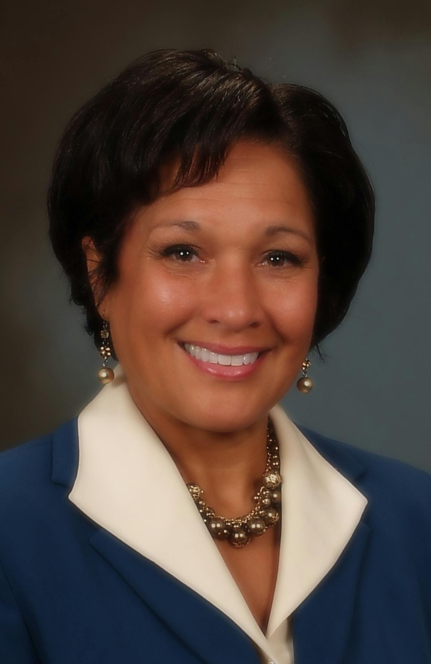 Rhonda Dean named new Washburn principal