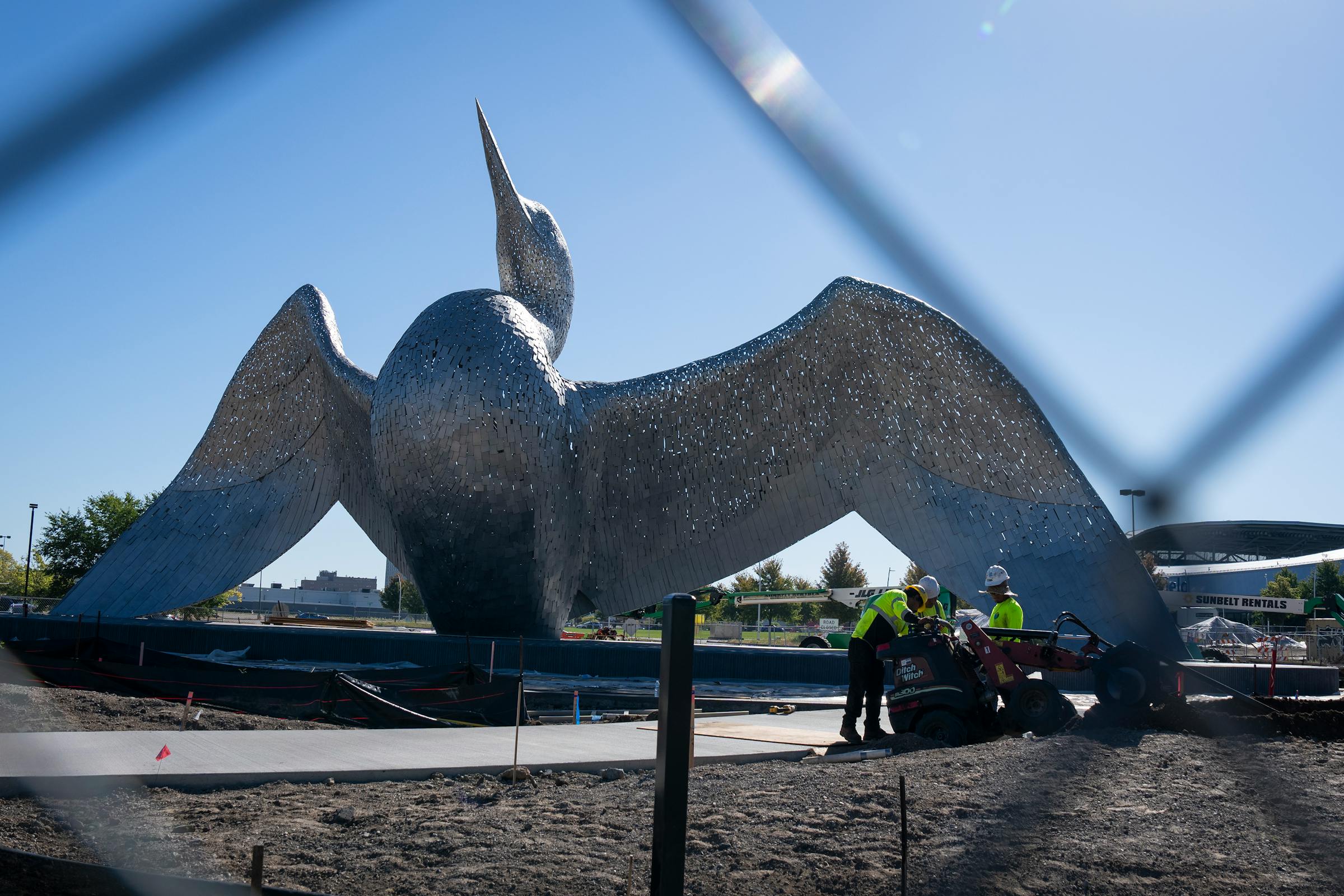 Loon statue lands outside Allianz Field in St. Paul