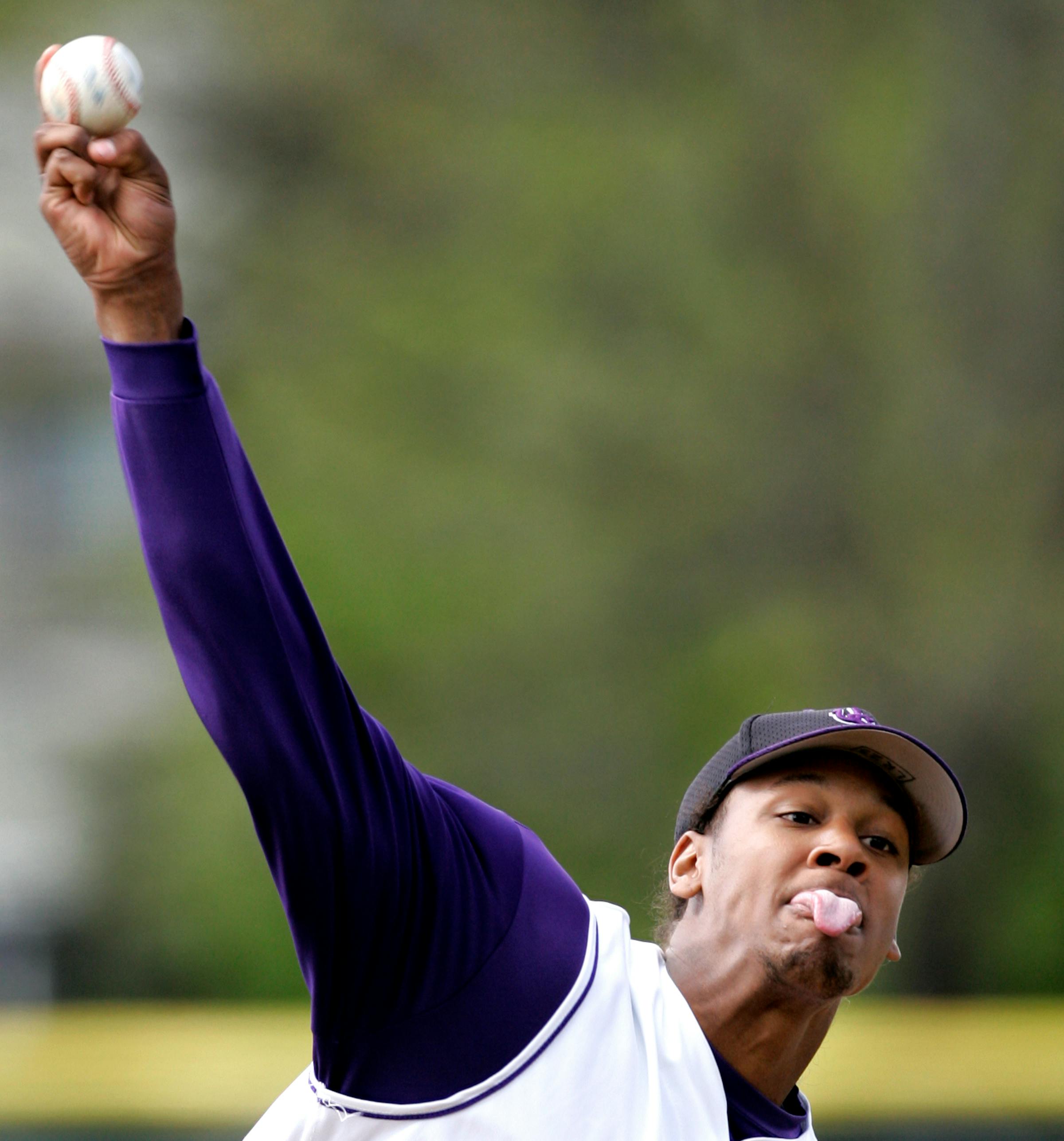 Patrick Reusse: Tommies pitcher is man for two seasons