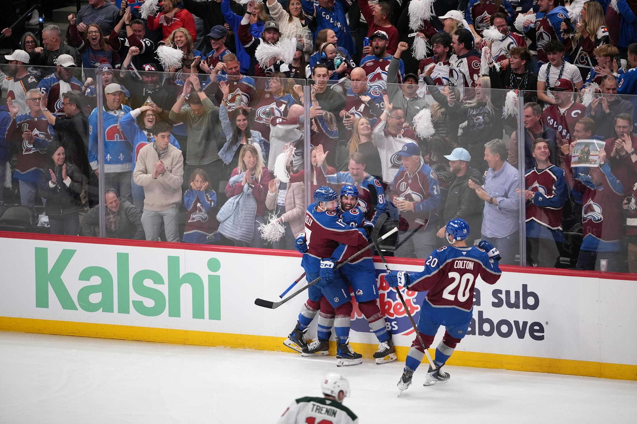 Live: Colorado Avalanche race to 9-6 victory over Wild in Game 1