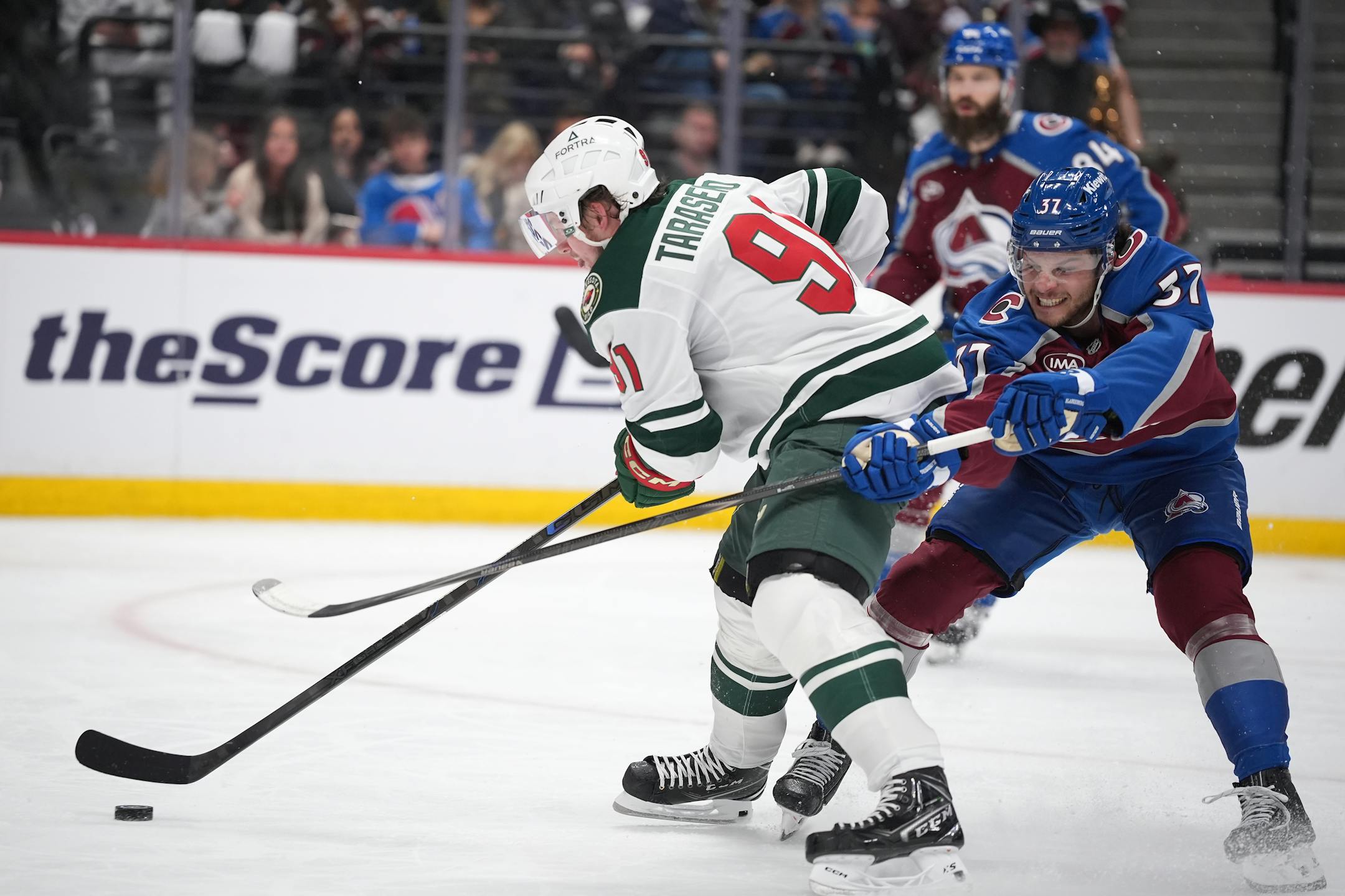 Live: Colorado Avalanche race to 9-6 victory over Wild in Game 1