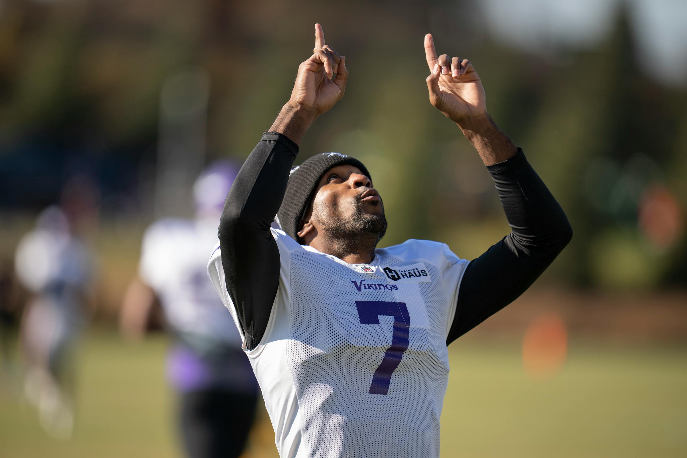 Vikings get back to work after their bye, in an even better position in ...