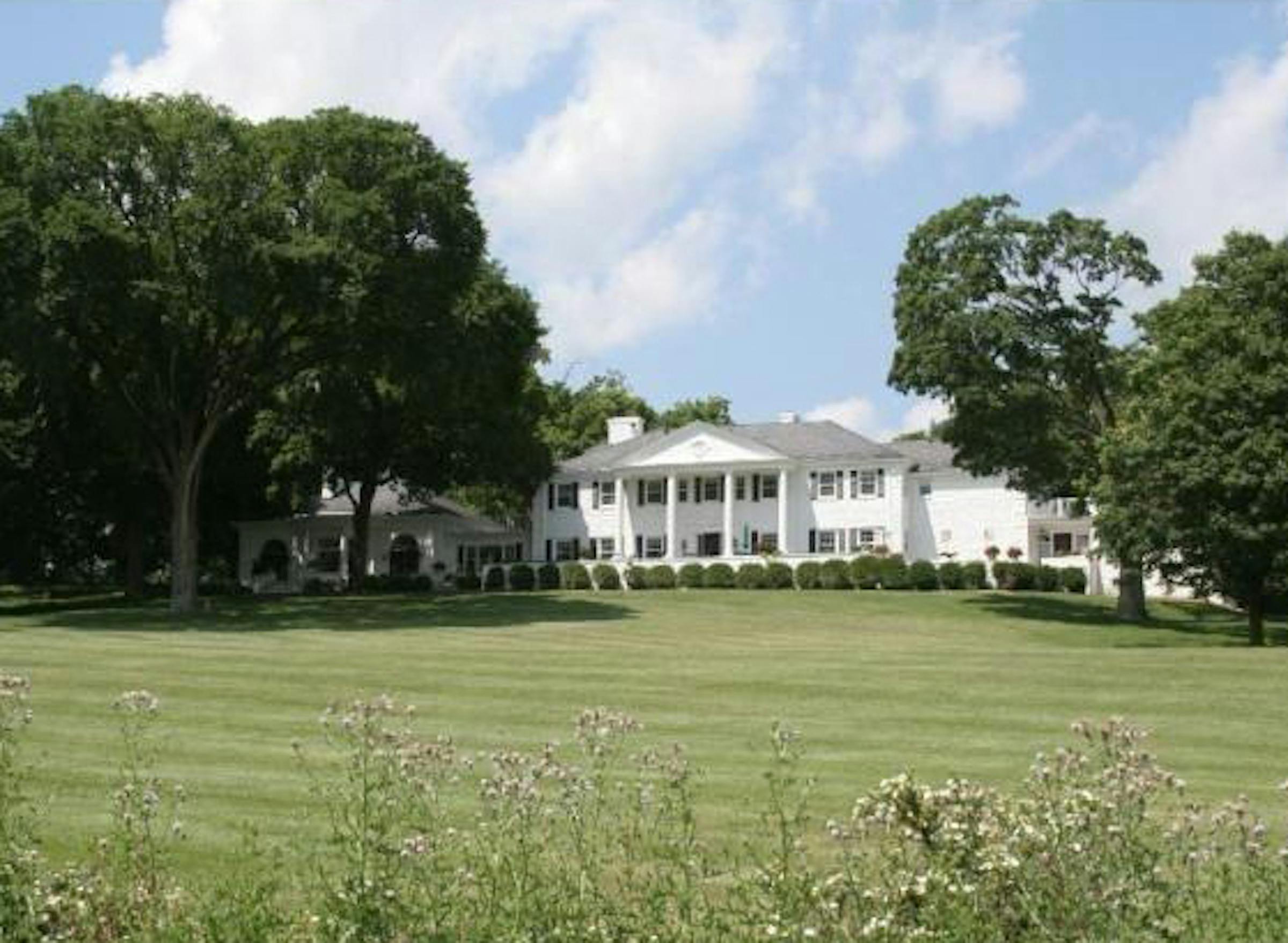 For $22 million, Irwin Jacobs' Lake Minnetonka home is no fixer-upper