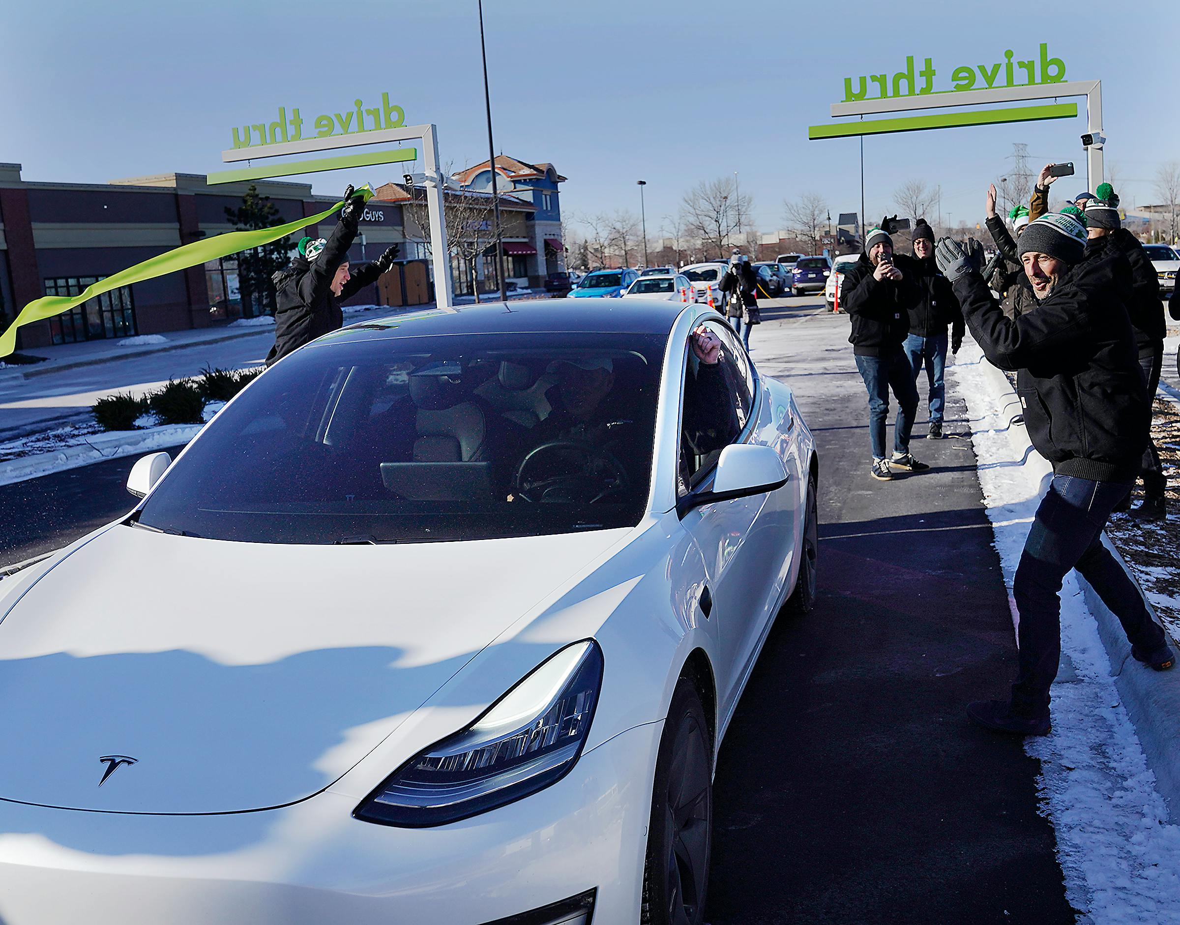 Shake Shack's first drive-through, in Maple Grove, finds success on ...