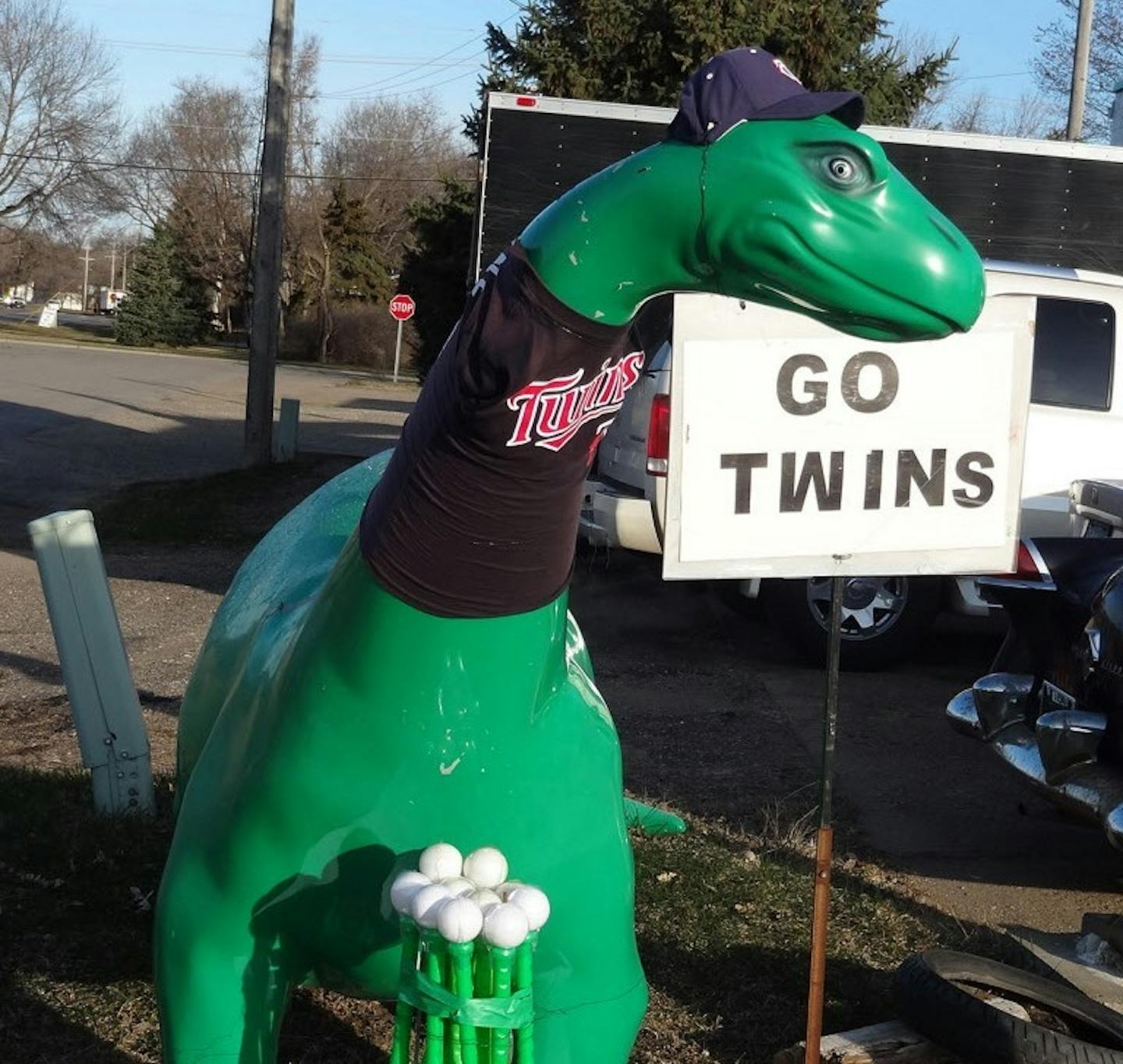 Guide to Minnesota's giant roadside statues — from Paul Bunyan to a 110 ...