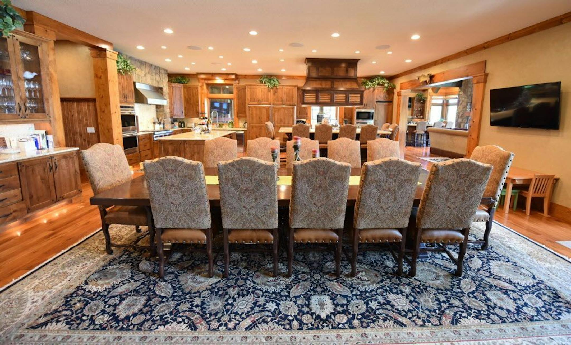 Denny Hecker's former lake retreat now on market for $8.5M