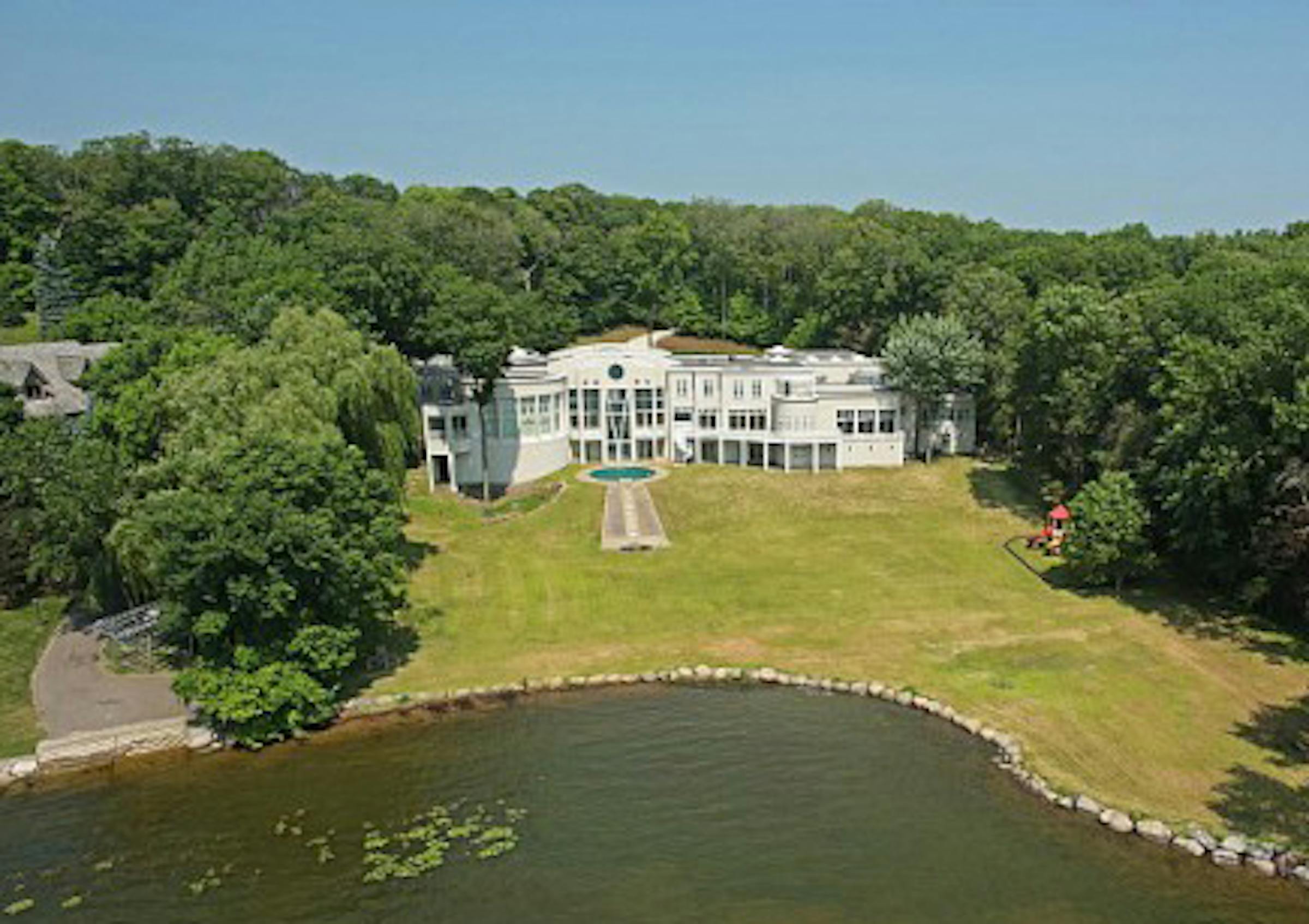 Bank OKs sale of former Jimmy Jam house to mystery buyers