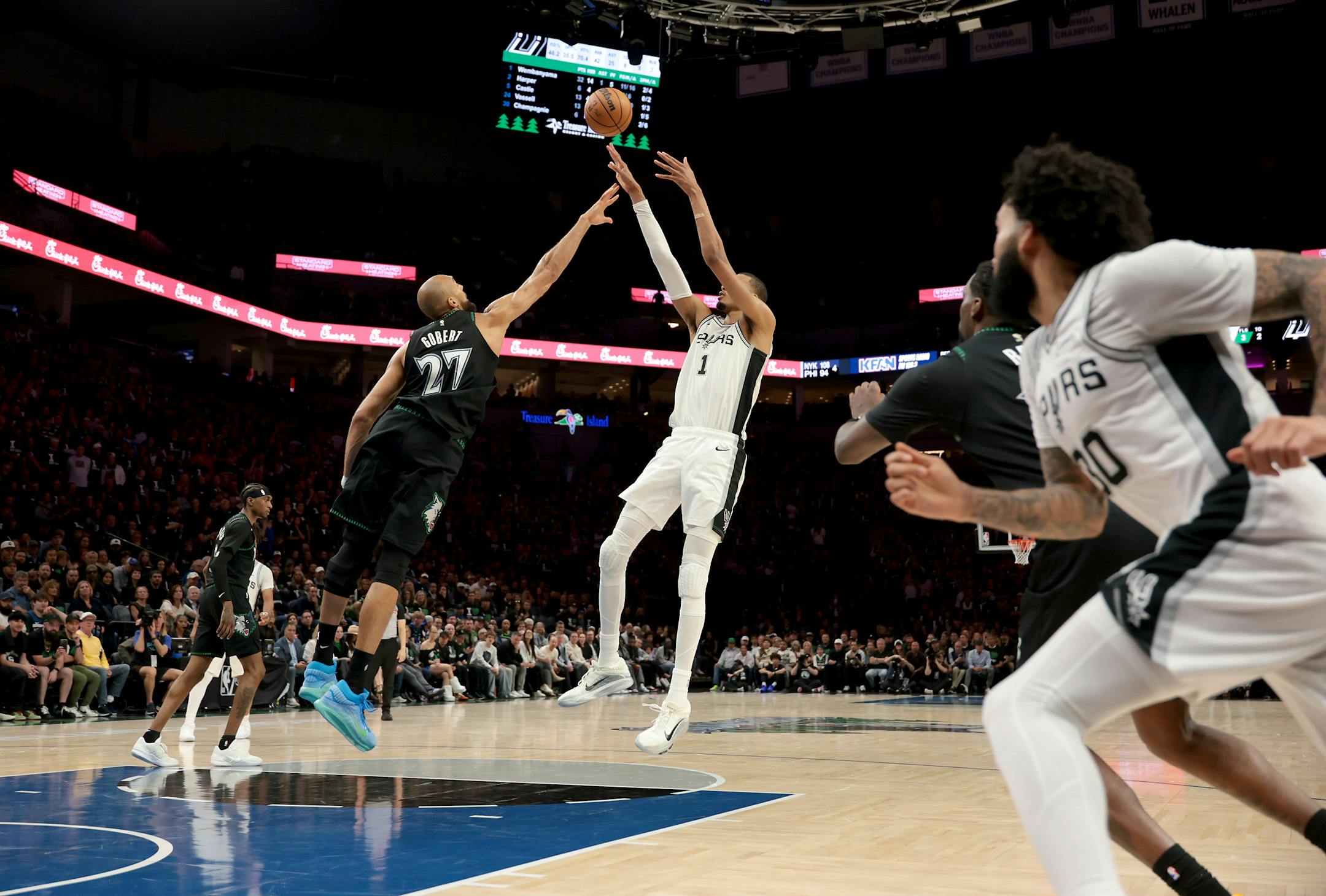 Live: Victor Wembanyama leads Spurs past Timberwolves in Game 3