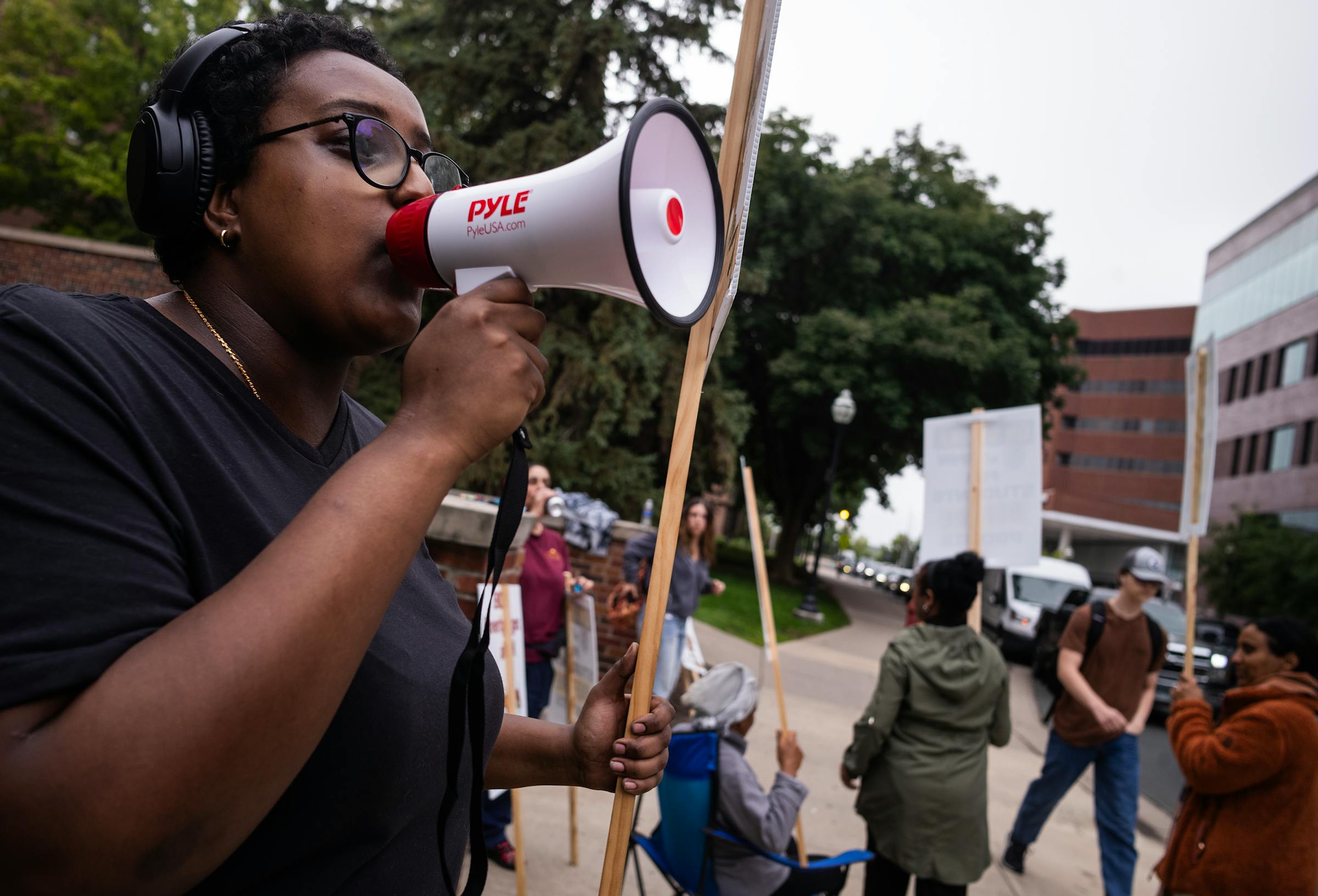 U of M workers picket across the state as Teamsters strike continues