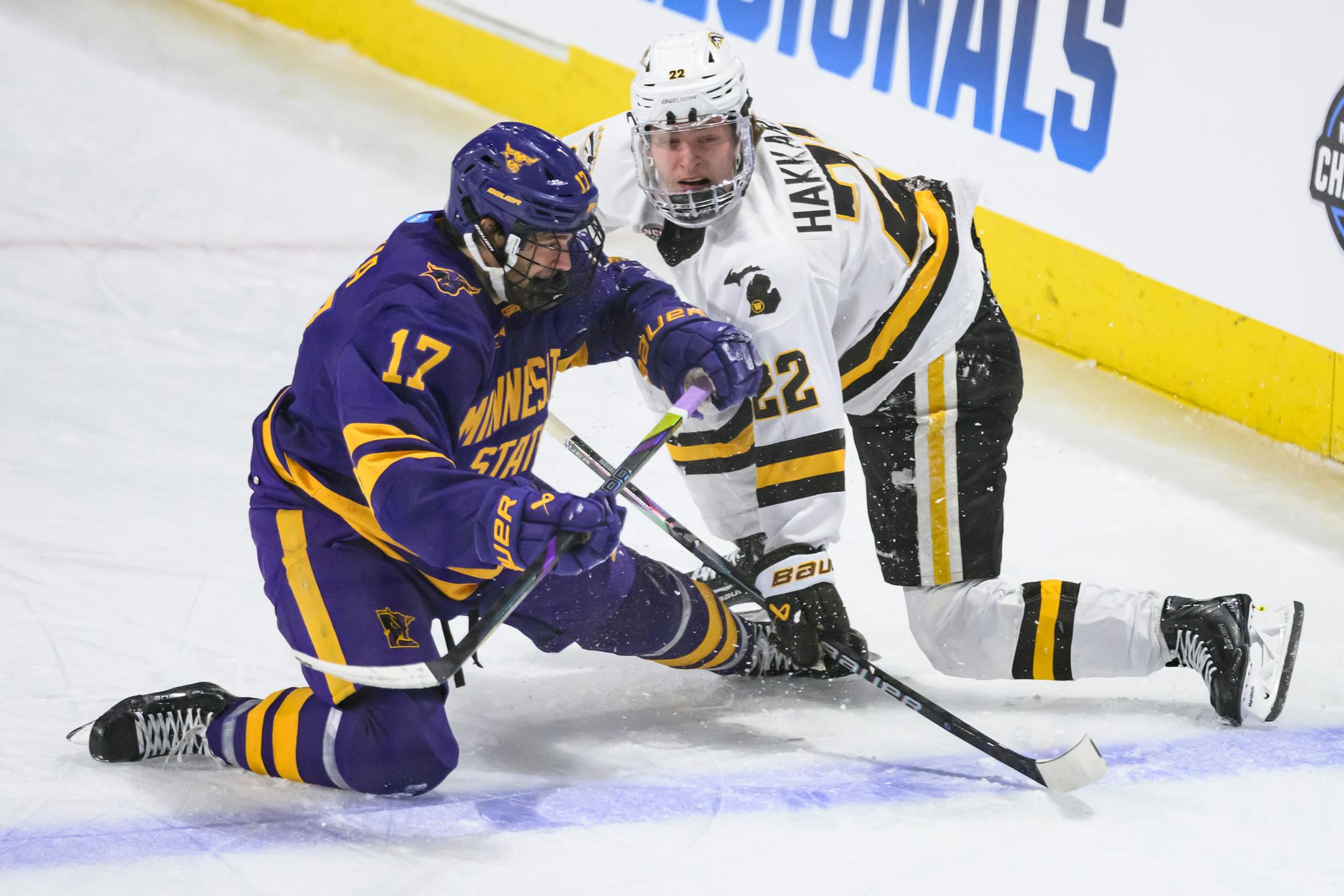 Minnesota Duluth beats Penn State, Minnesota State Mankato falls to ...