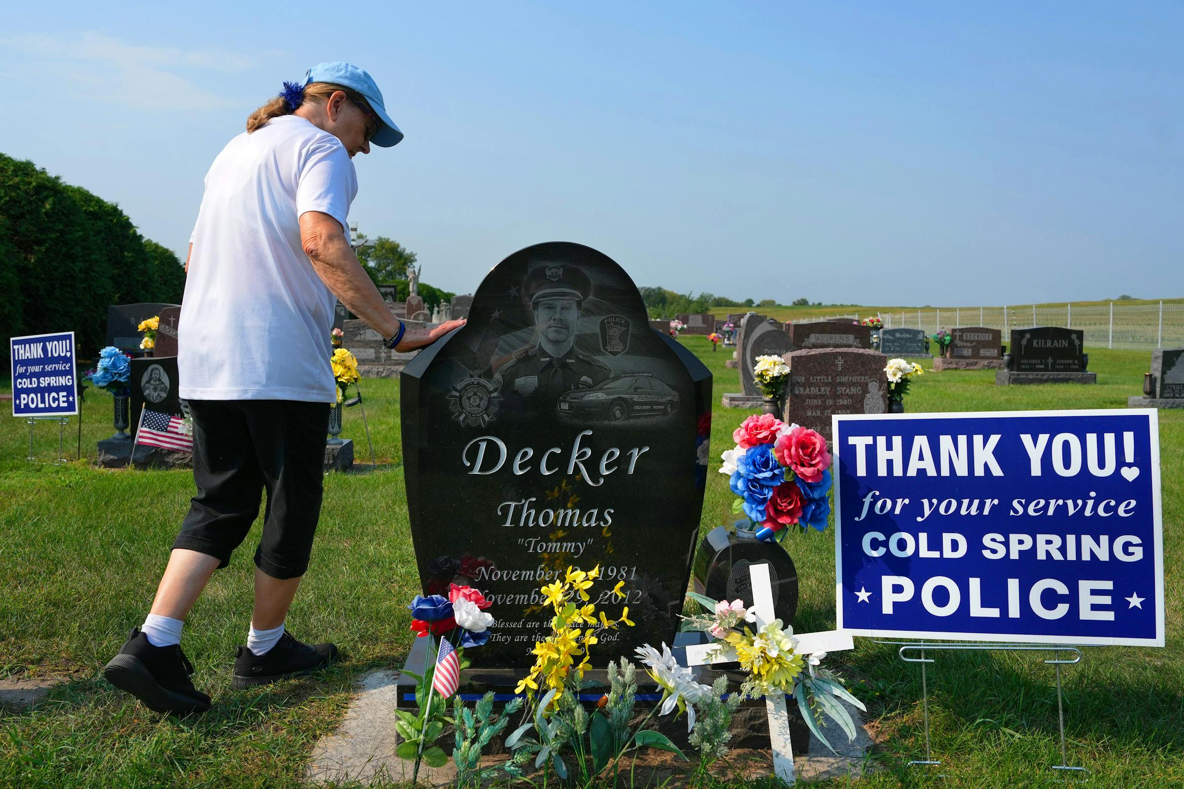 Minnesota briefs: Memorial to honor slain officer Tom Decker, others on ...
