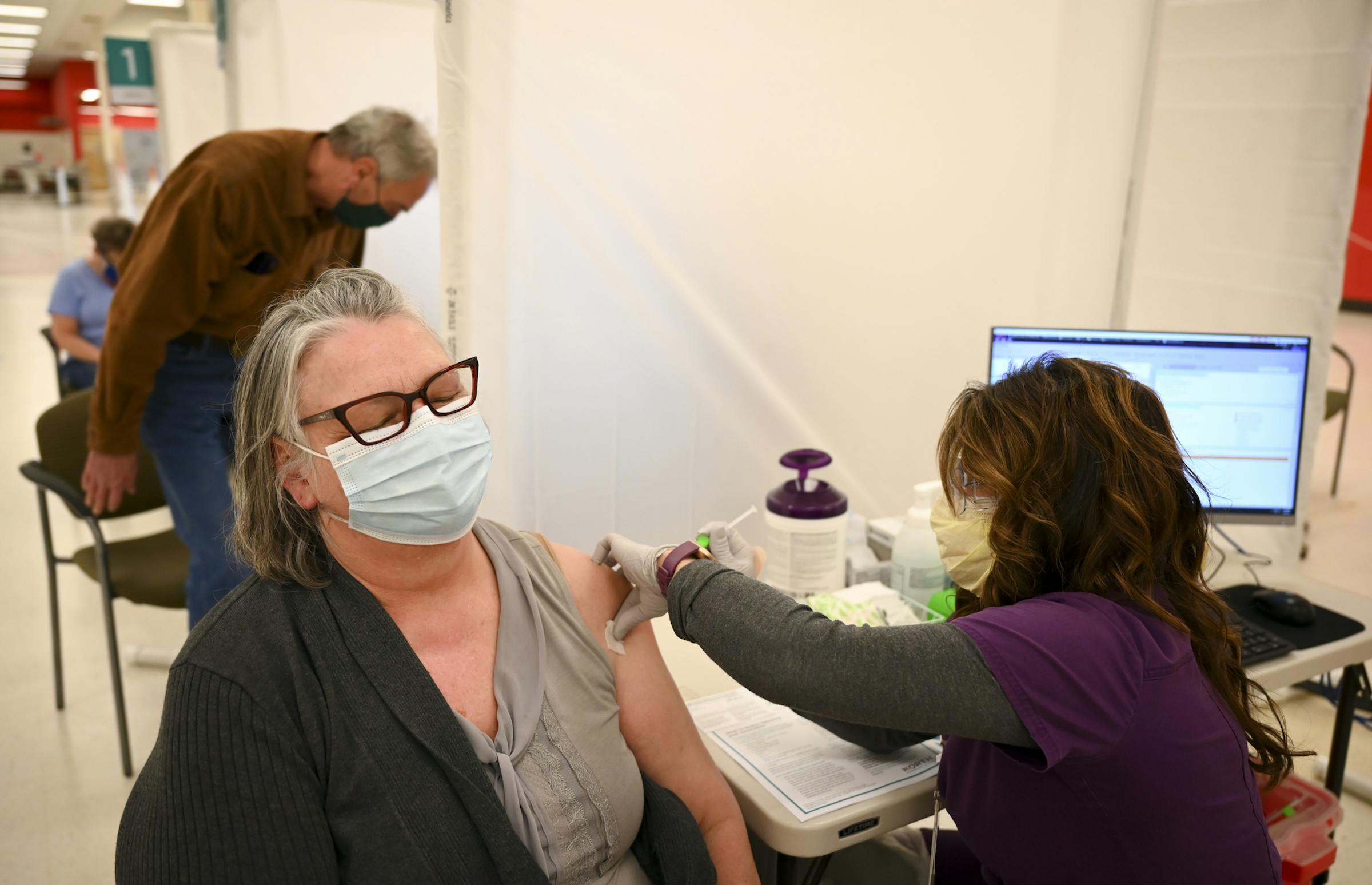 Minnesota exceeds 1.1 million COVID-19 vaccine recipients in race ...