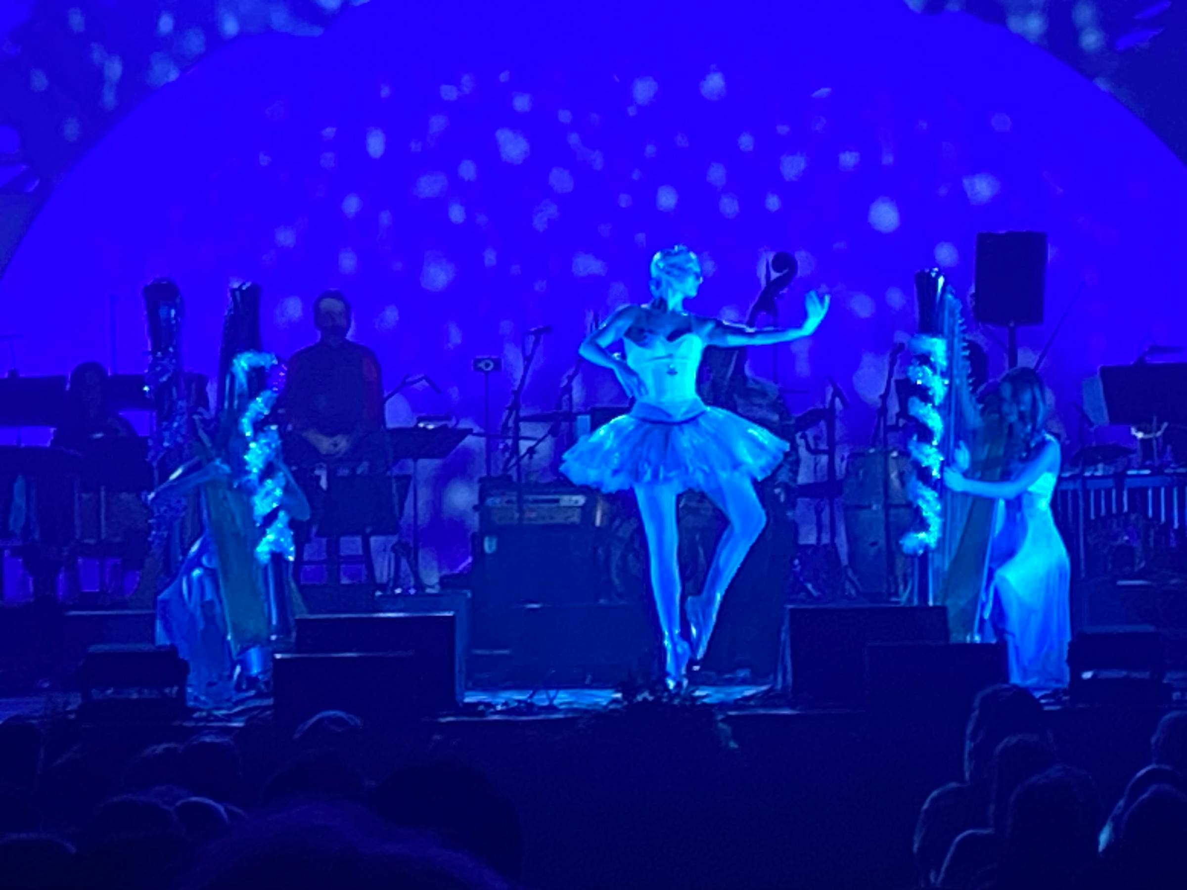 Review: The New Standards Holiday Show surprises with ‘Nutcracker’ and ...