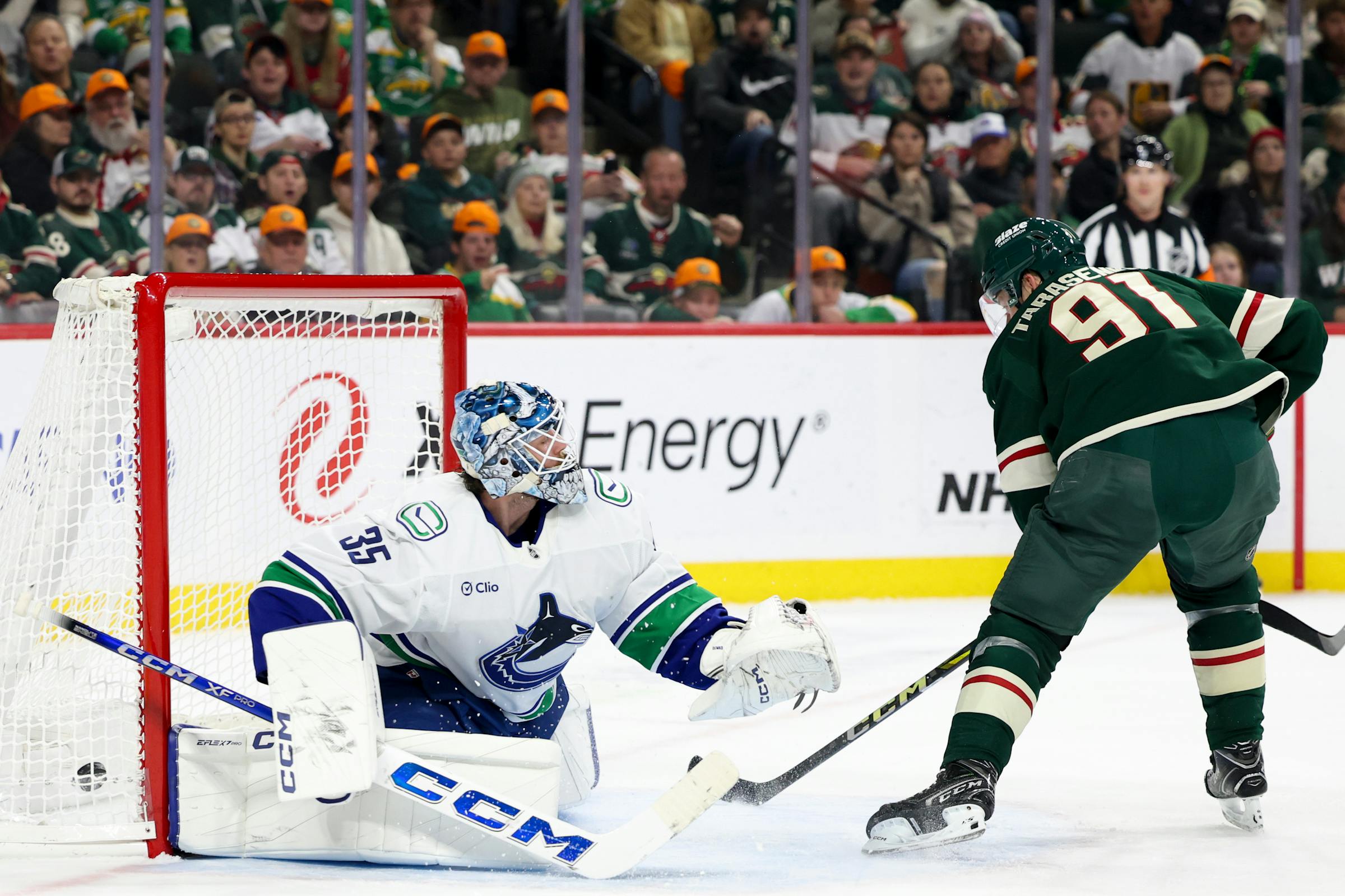 Wild snap five-game losing streak, beat Canucks