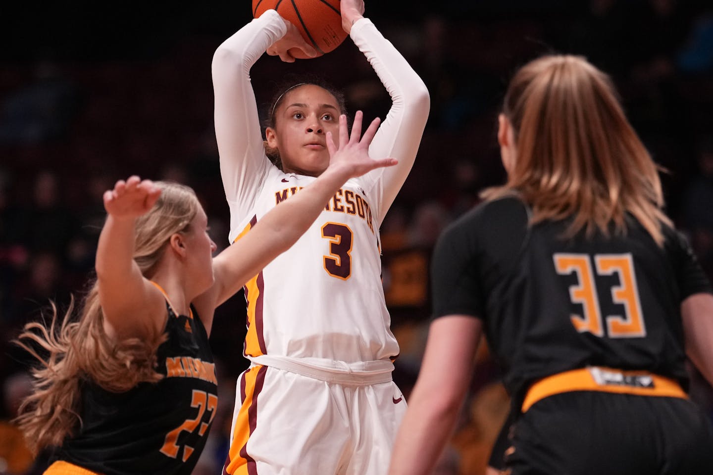 Amaya Battle wants to lead the Gophers — but first she had to fix her shot