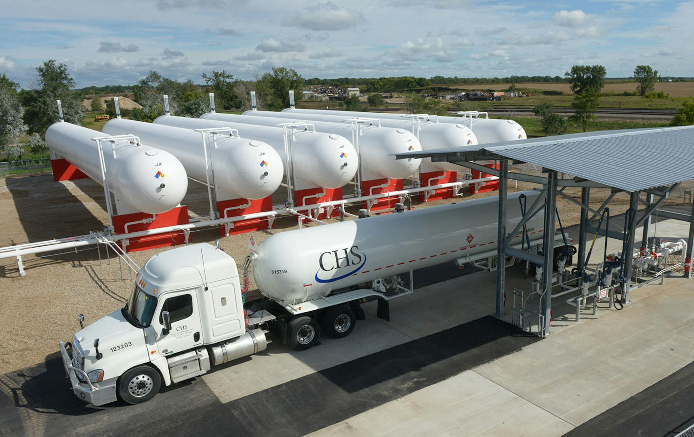 Propane shippers shift from pipelines to rail