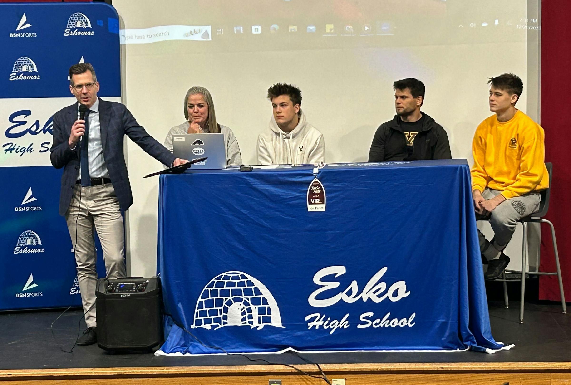 Esko’s Koi Perich honors commitment, signs with Gophers football team