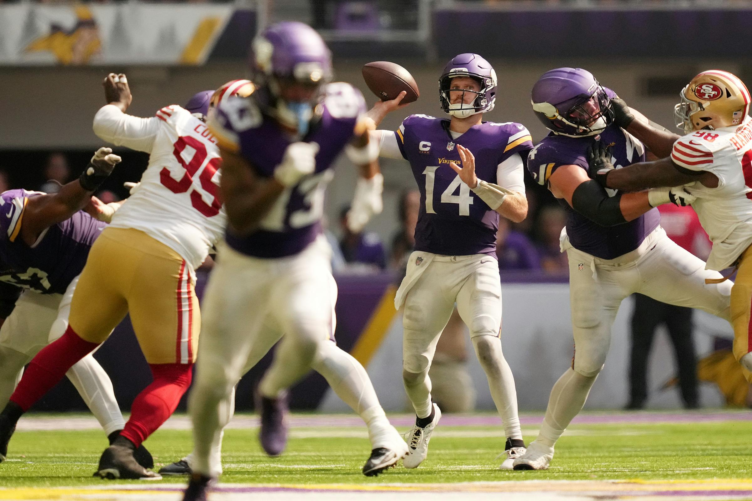 Chip Scoggins: Vikings teammates see an 'absolute baller' in ...