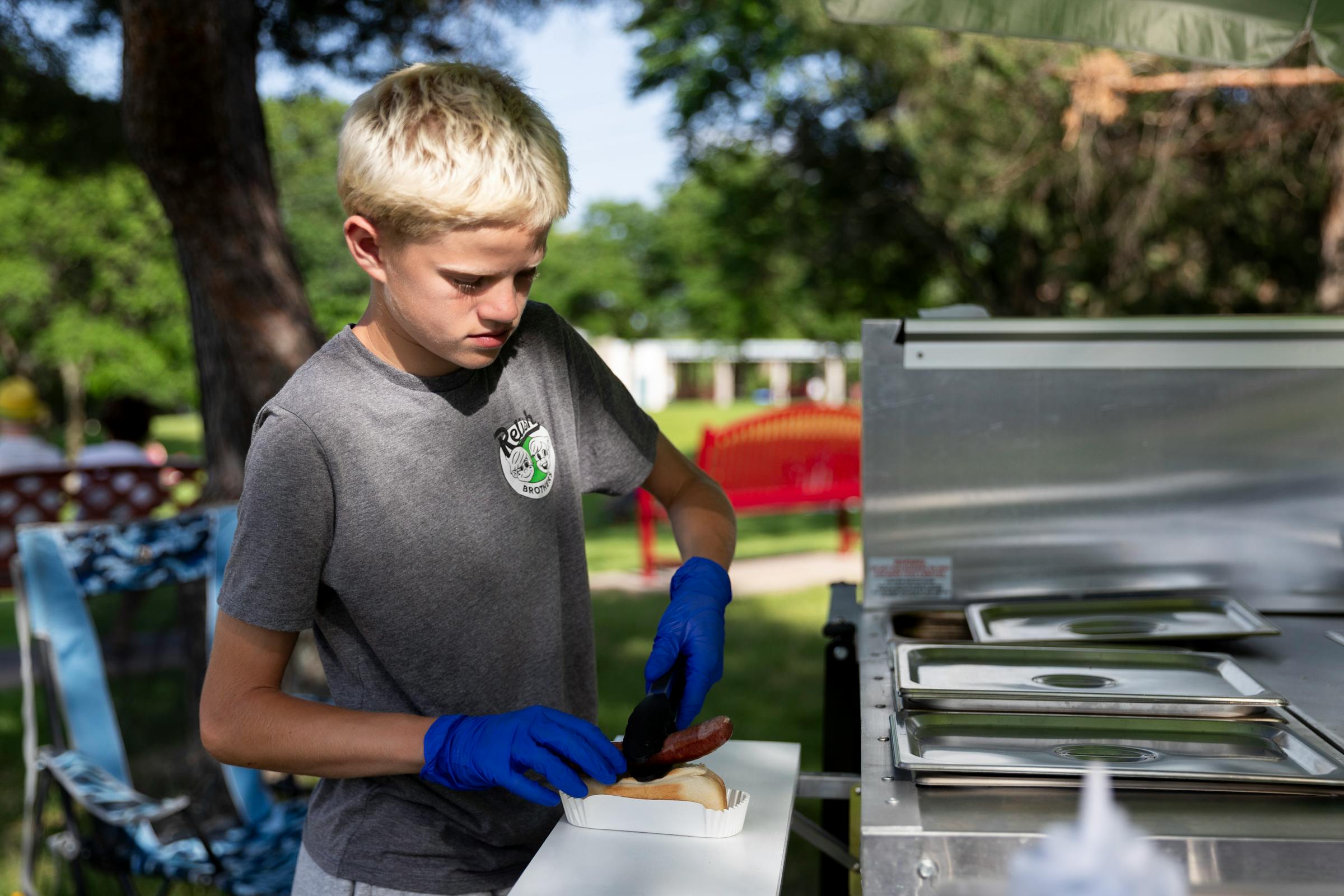 Roseville teens start a hot dog cart for their first jobs