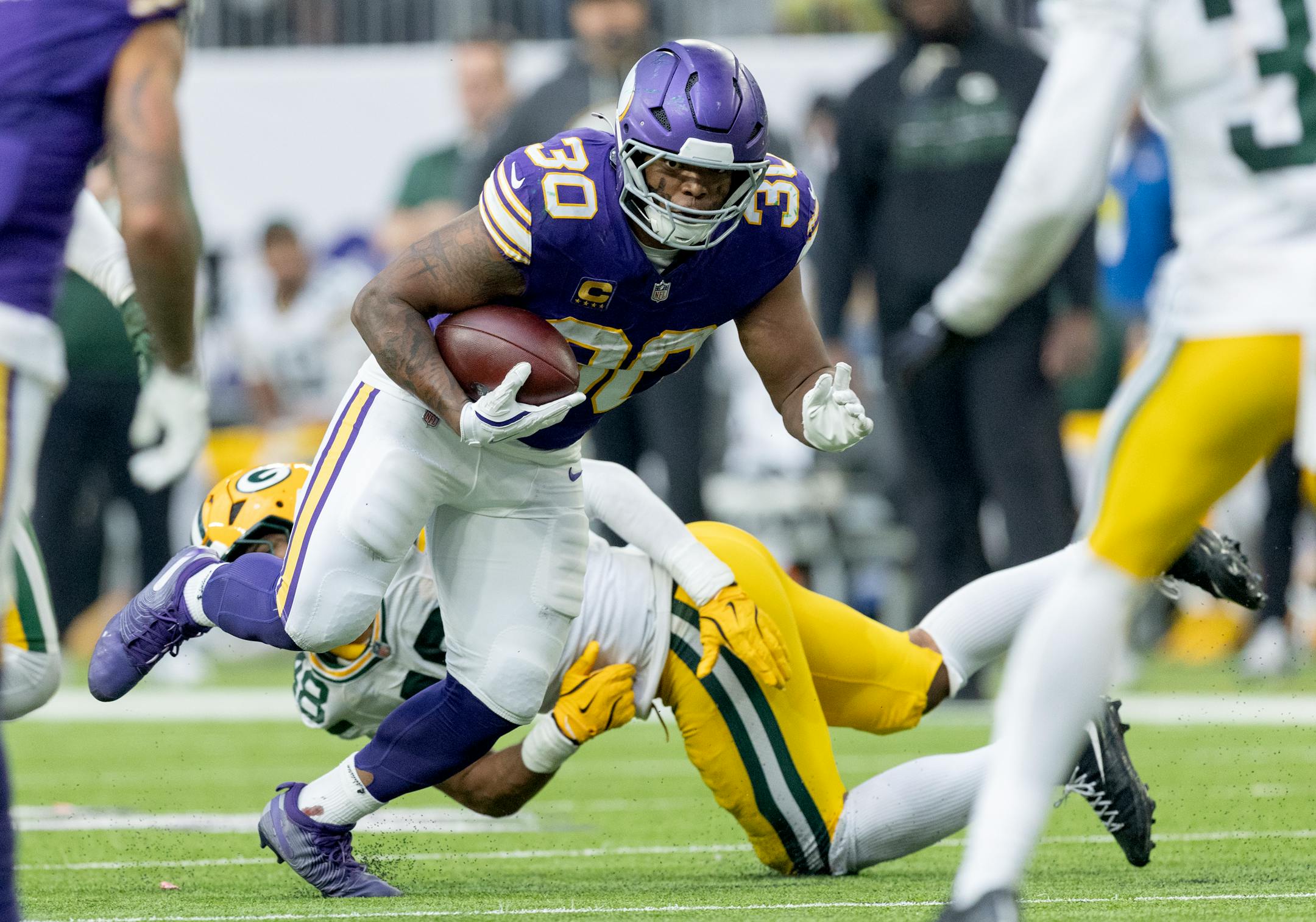 Adam Thielen, C.J. Ham retire as Minnesota Vikings together
