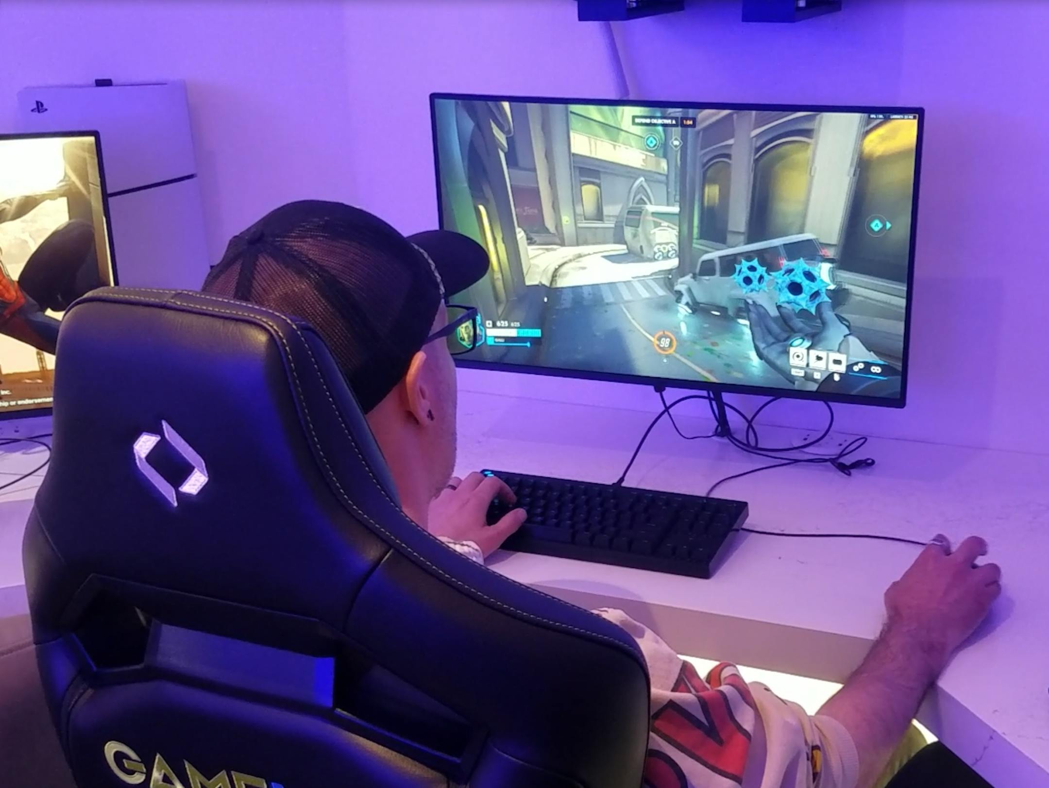 Robotic bartender will make drinks for video game players at new lounge ...