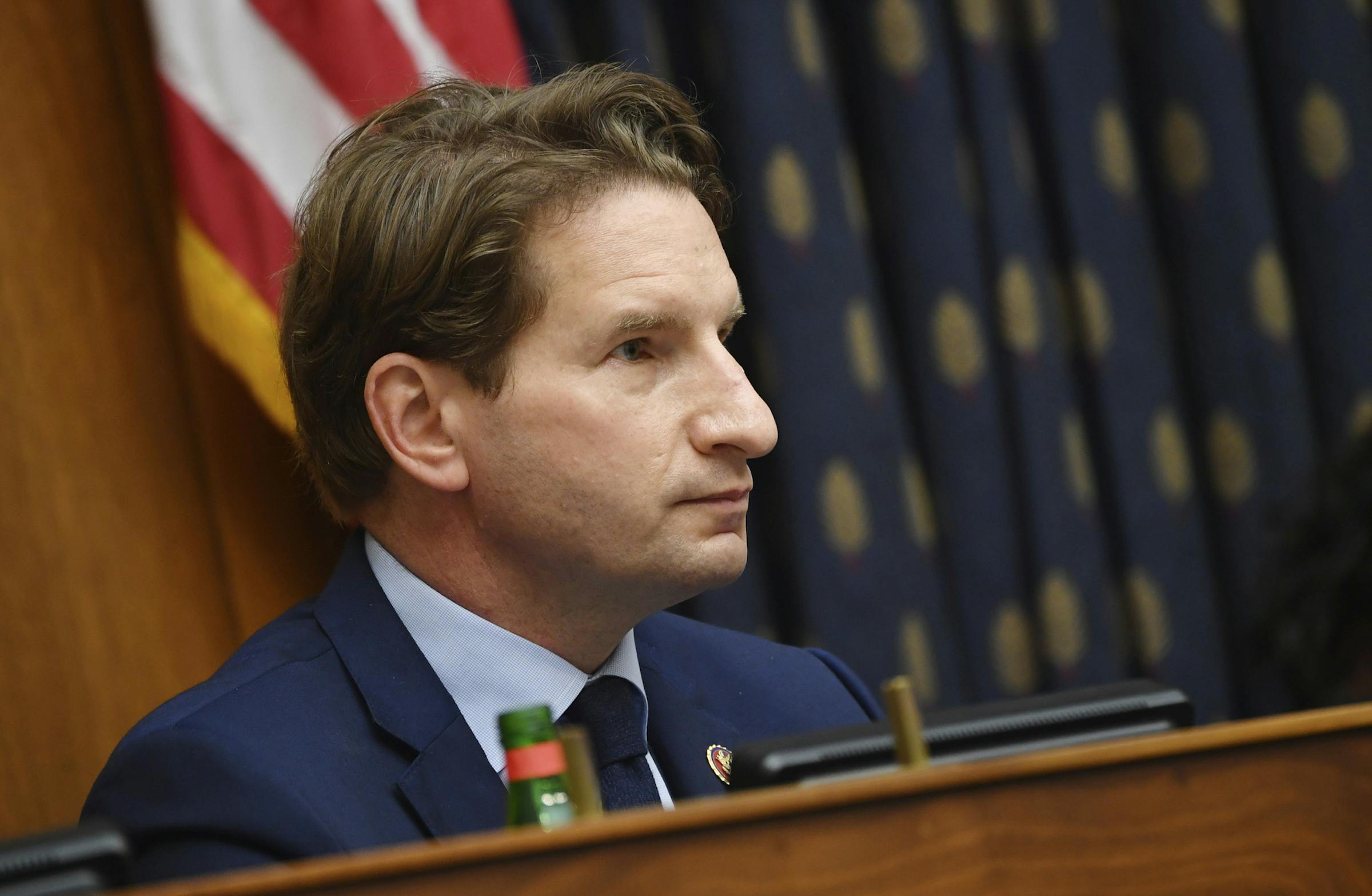 Rep. Phillips' subcommittee debates minimum wage hike