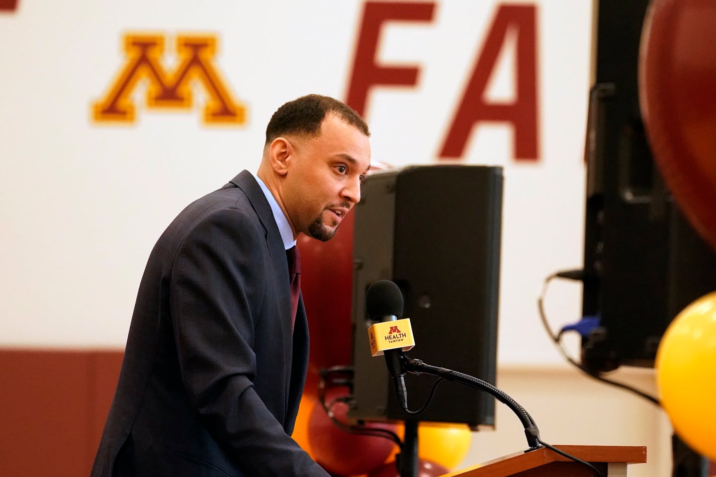 Ben Johnson speaks with Gophers players about Daunte Wright's shooting ...