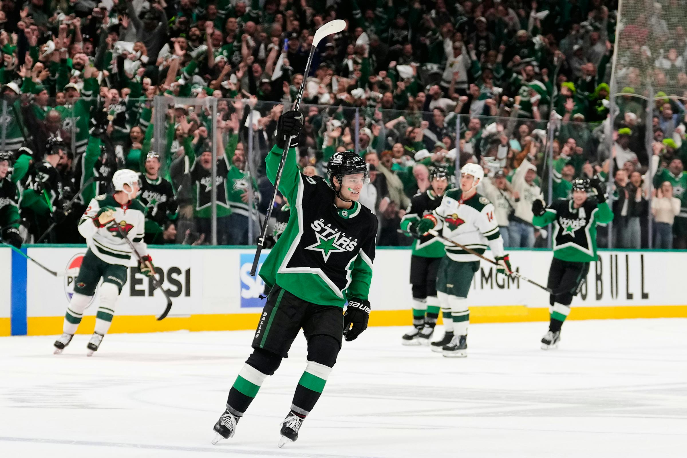 Live updates: Wild play Dallas Stars in Game 2