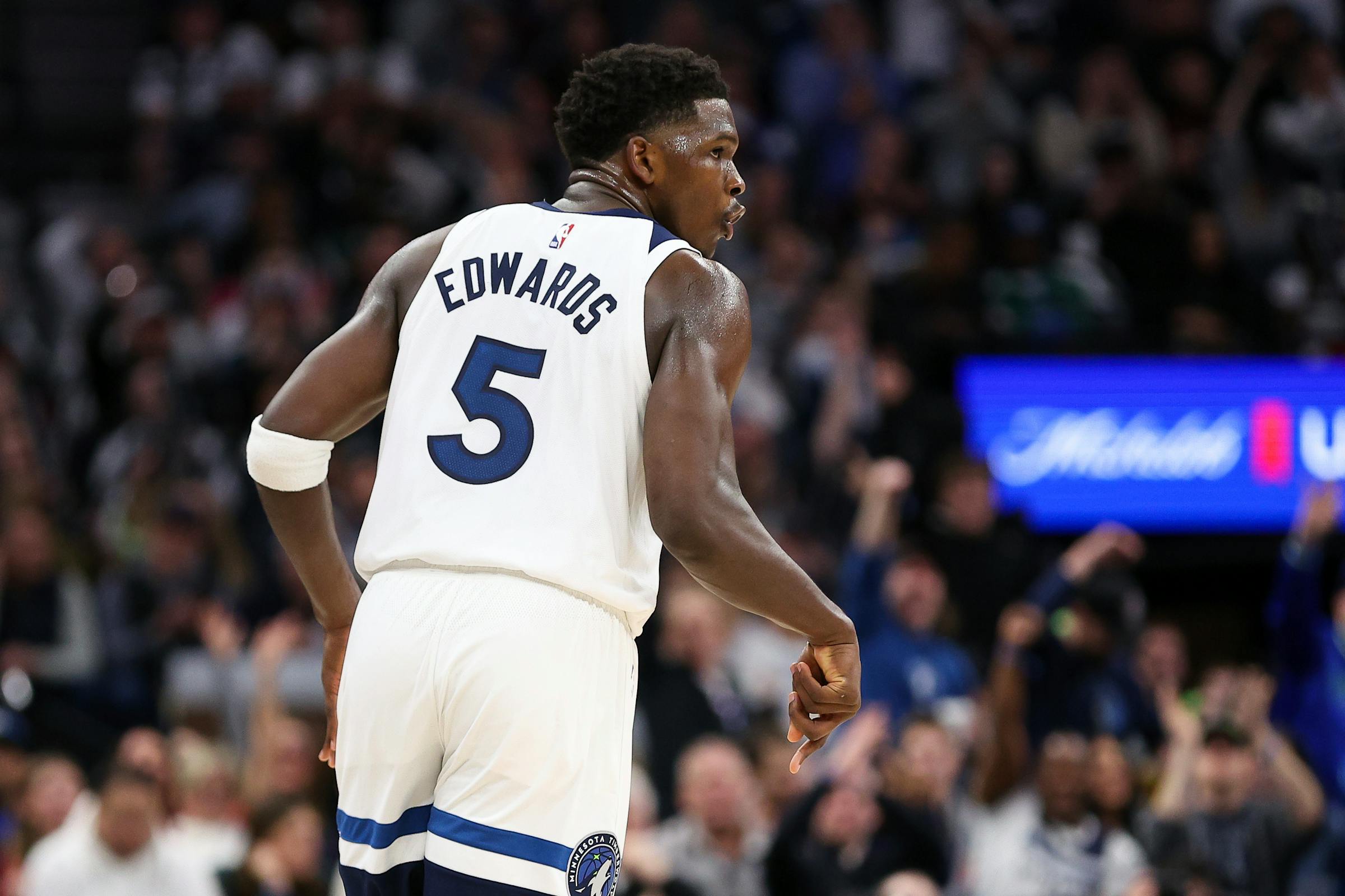 Anthony Edwards’ transcendent dunk; Marcus Fuller helps pick your bracket