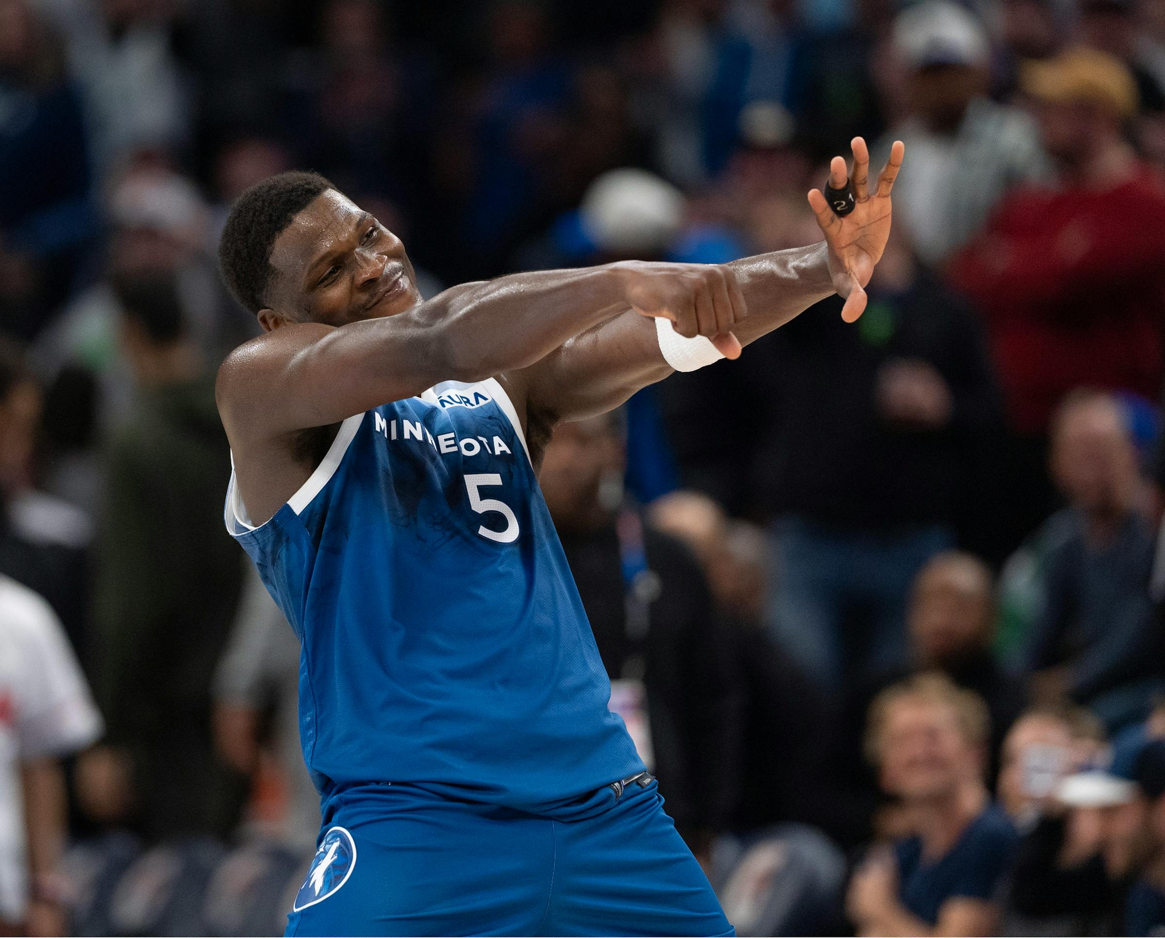 Anthony Edwards scores career-high 51 points in Timberwolves win over Wizards