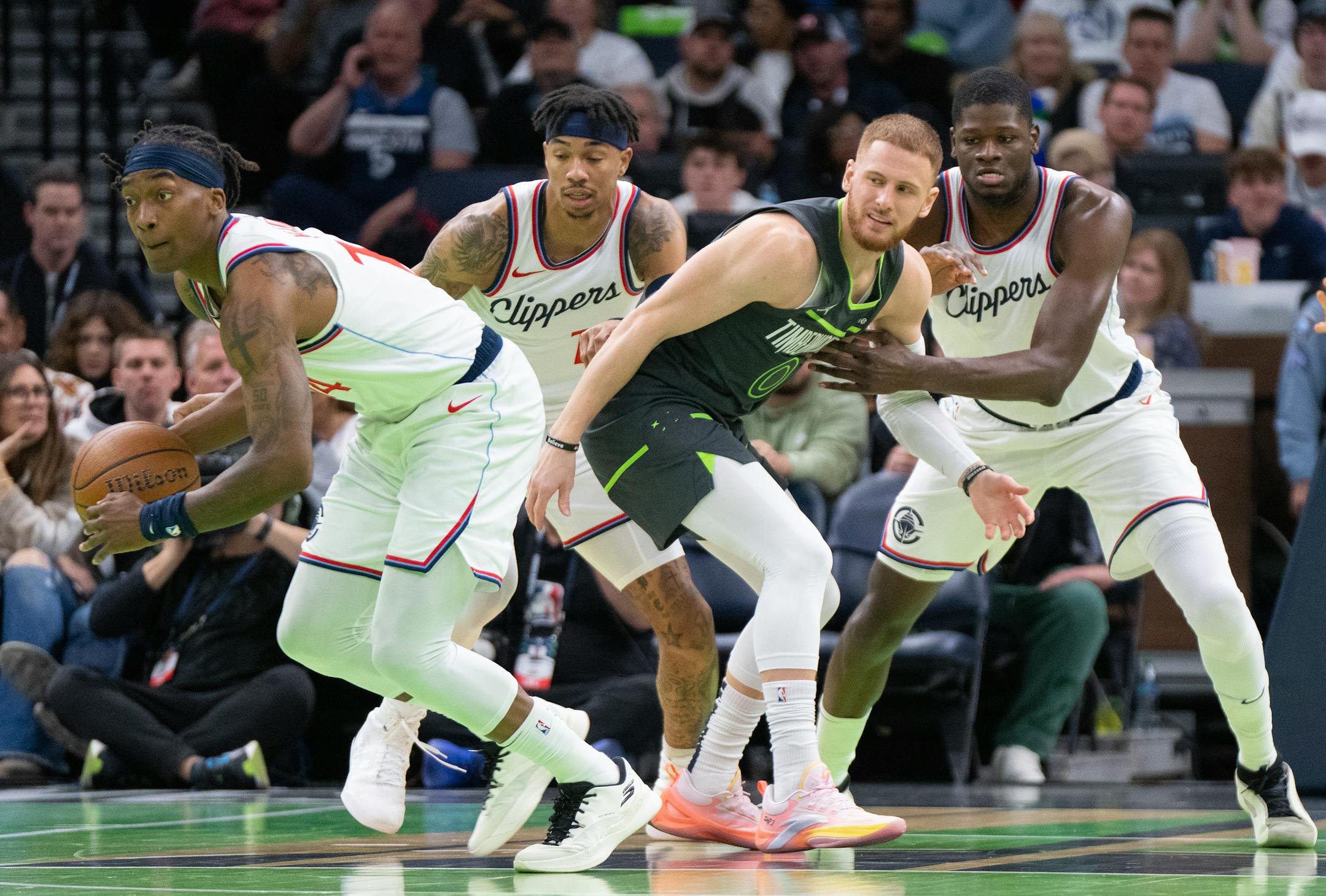 Timberwolves claw back against Clippers, end losing streak at four games