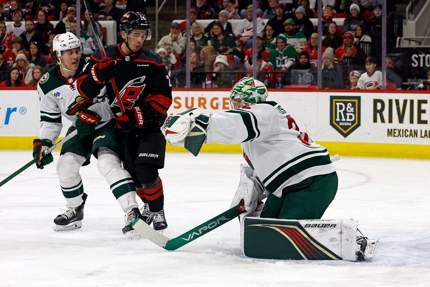 Wild goalie Filip Gustavsson announces return to form with 40-save game ...