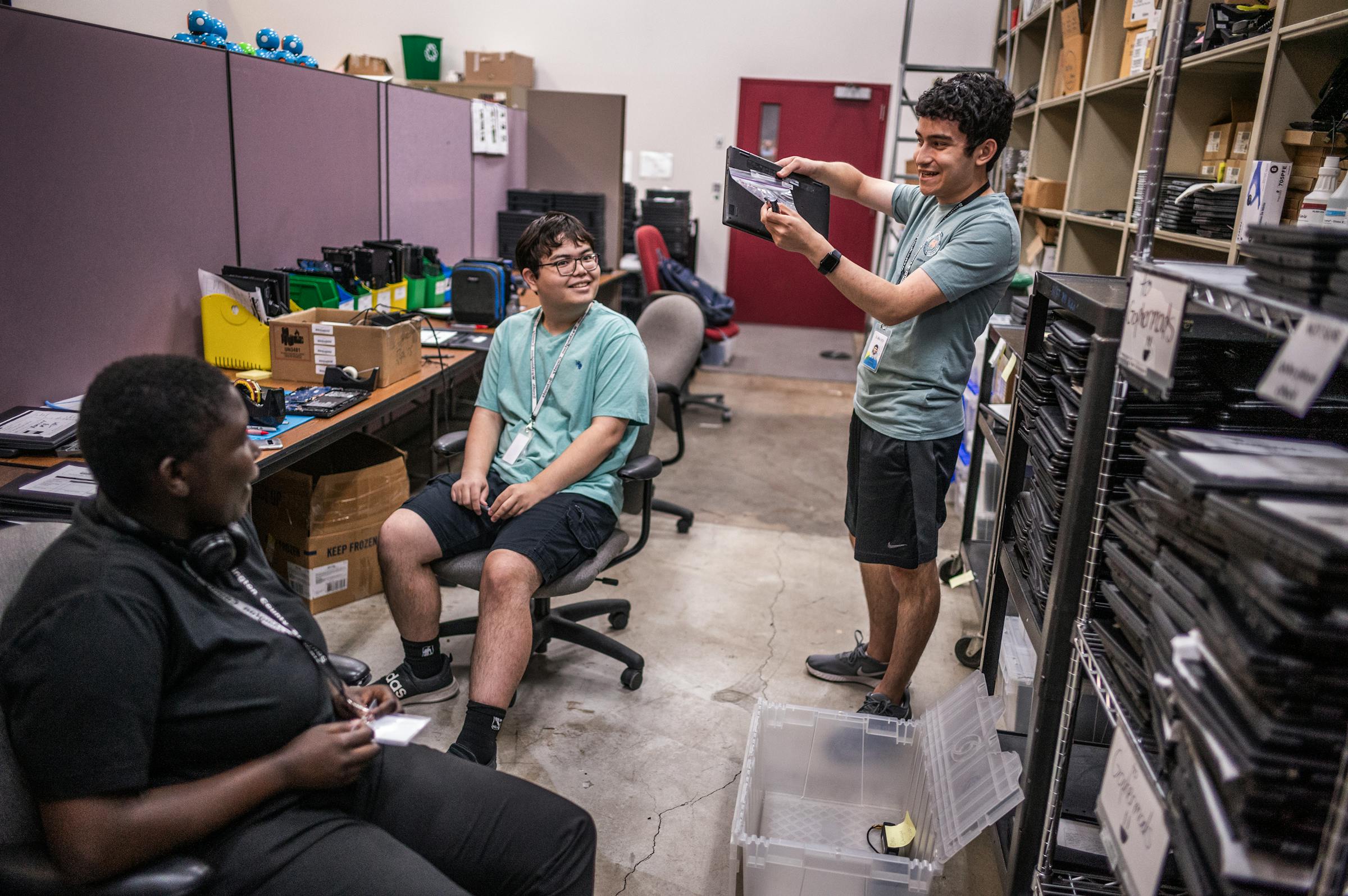 Minnesota school districts turn to students to help fix growing backlog ...