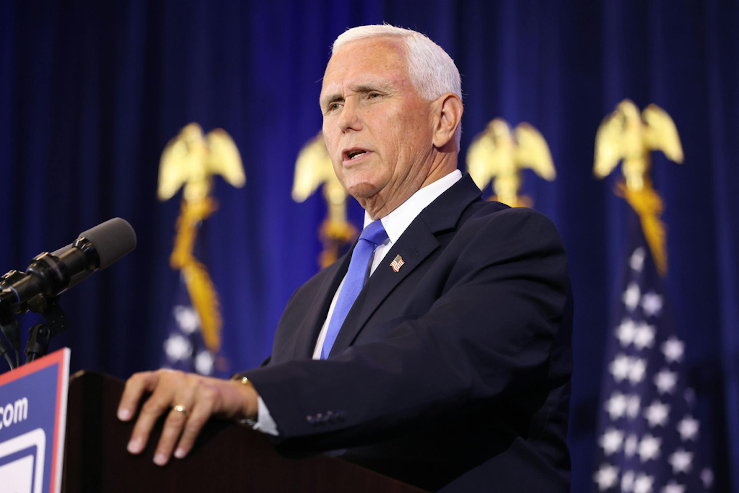 Judge in Trump election case orders prosecutors to look for, produce ...