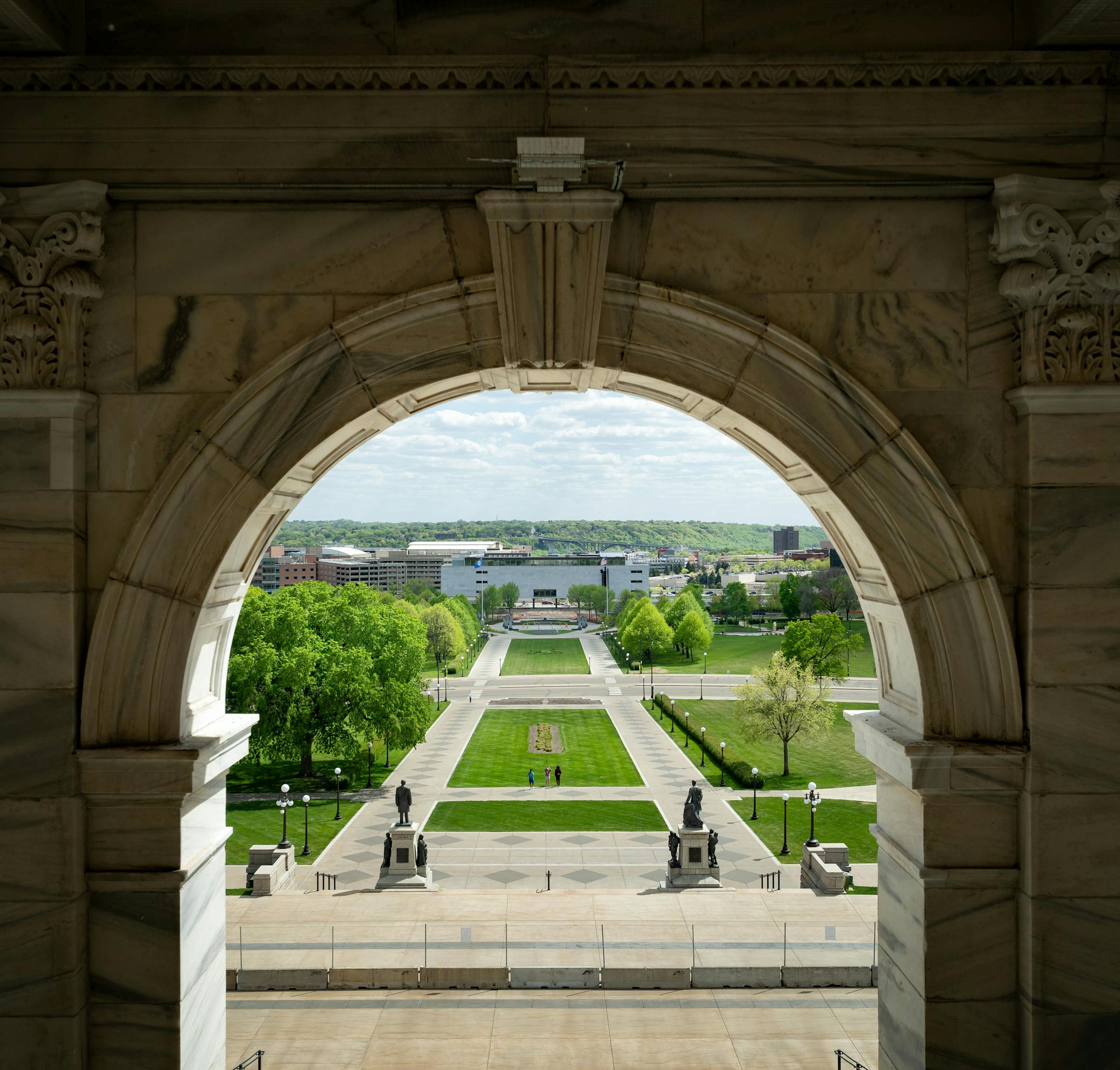 Unions strike deal to increase state of Minnesota's pay for workers ...