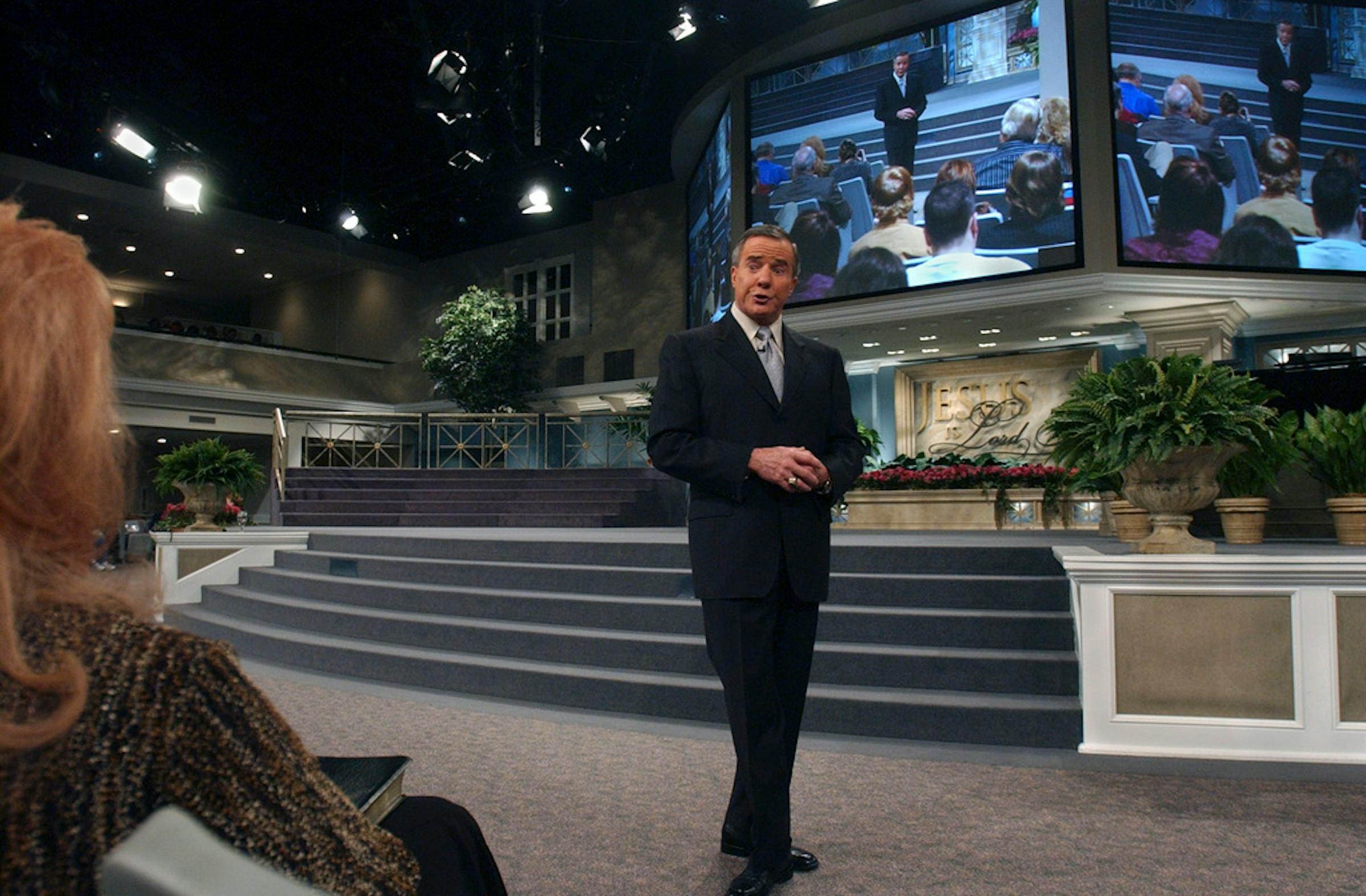 Faith groups suing Gov. Tim Walz say order allowing 25% to congregate ...