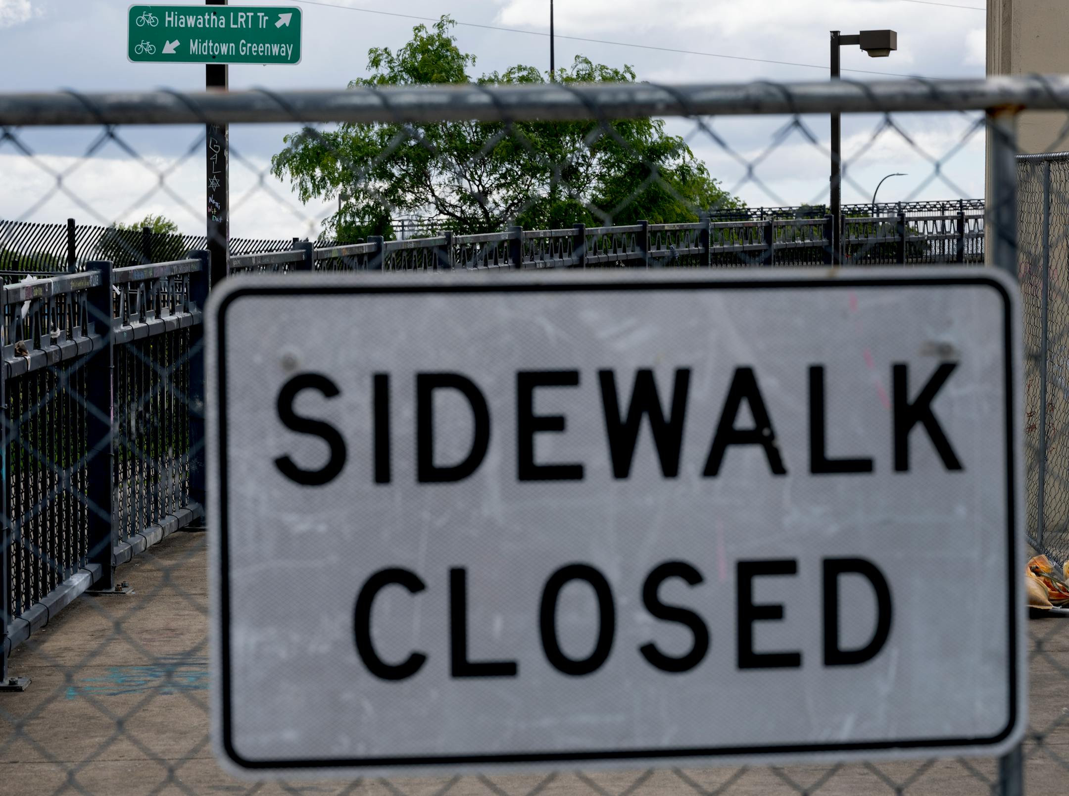 Fencing to restrict homeless camp raises neighbor concerns of street safety