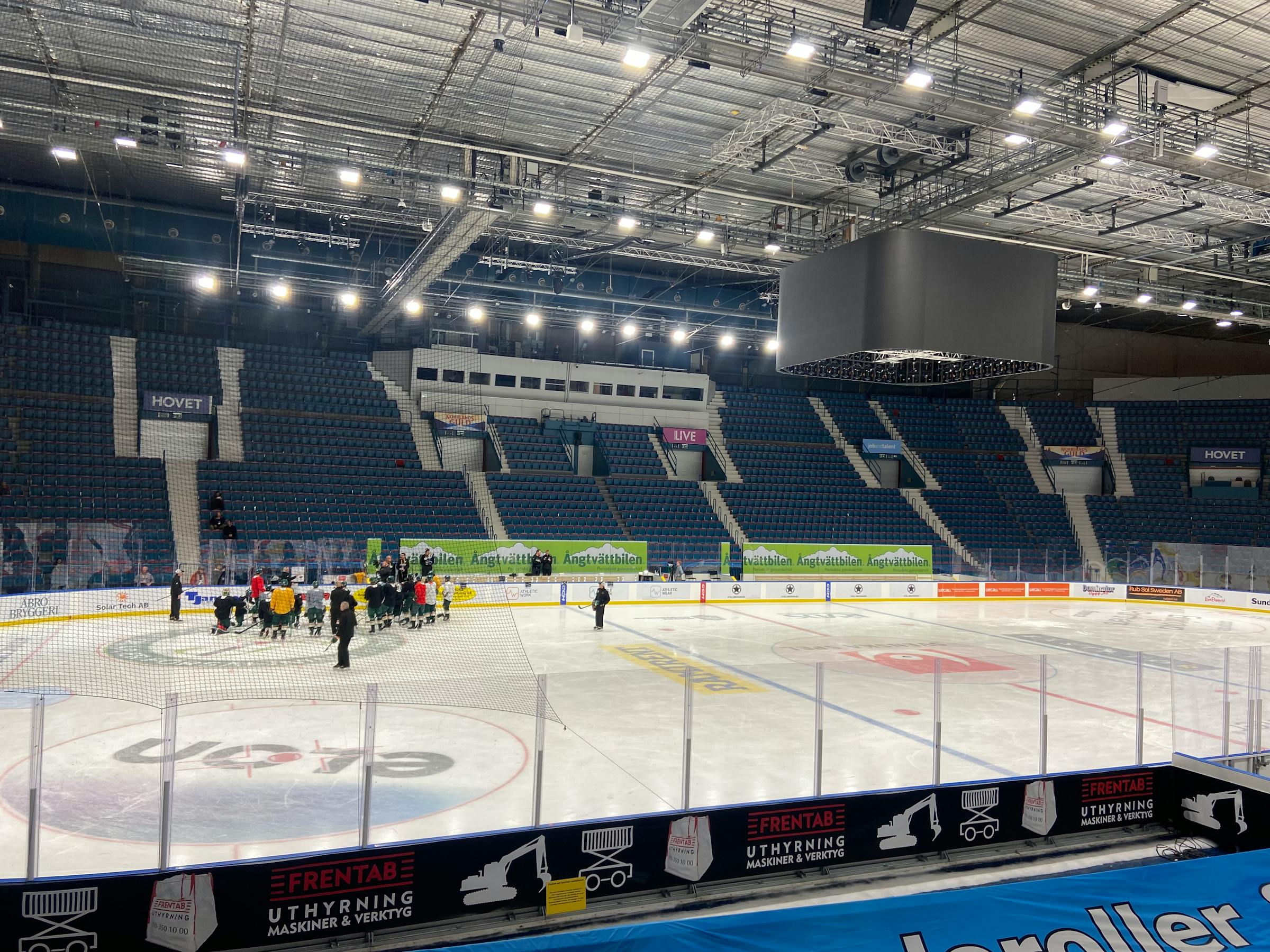 From Sweden: Wild practice on large surface at Hovet, will play games ...
