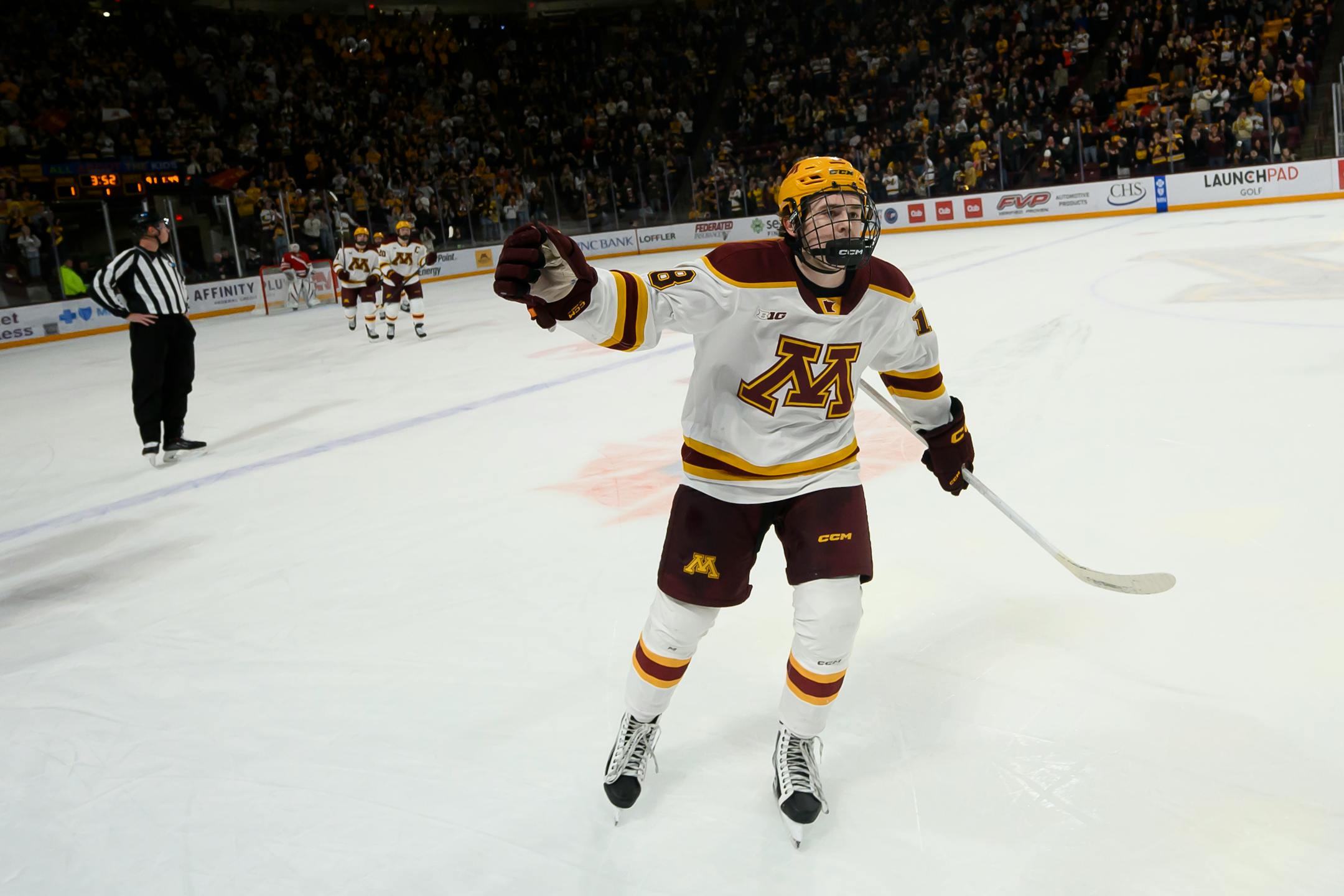Gophers men’s hockey ends seven-game skid with 4-1 victory over Wisconsin