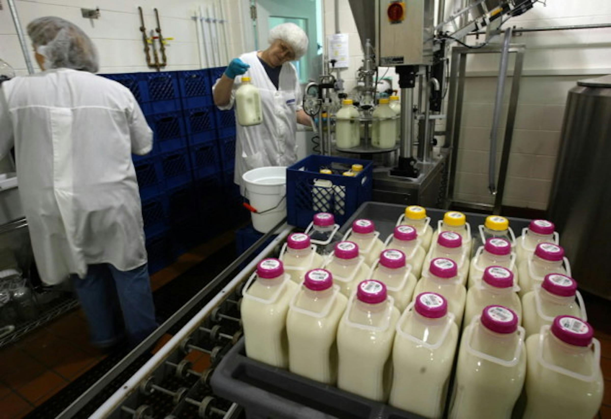 Cedar Summit Farm ending dairy production