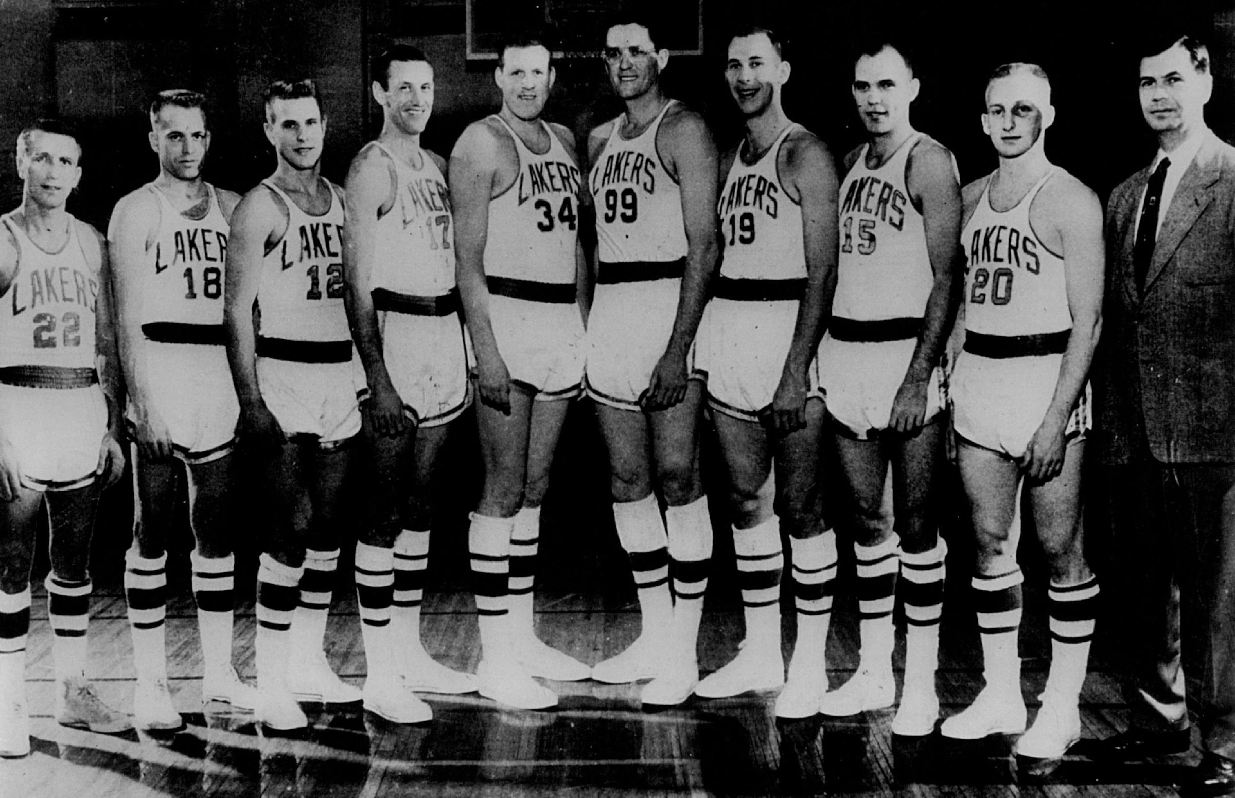 Lakers to retire George Mikan's jersey in October