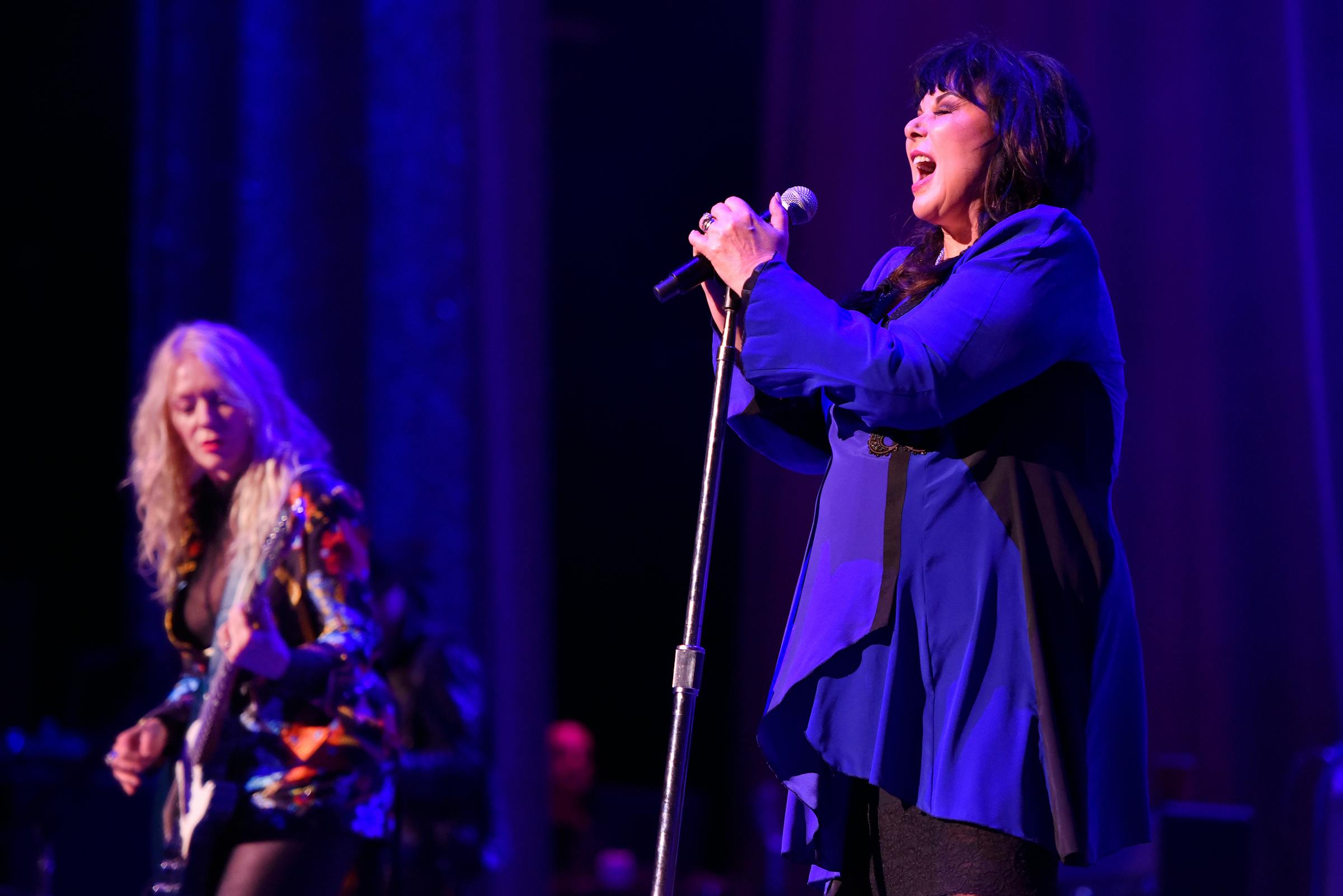 Review: Magnificent rocker Ann Wilson of Heart soars in Minneapolis concert