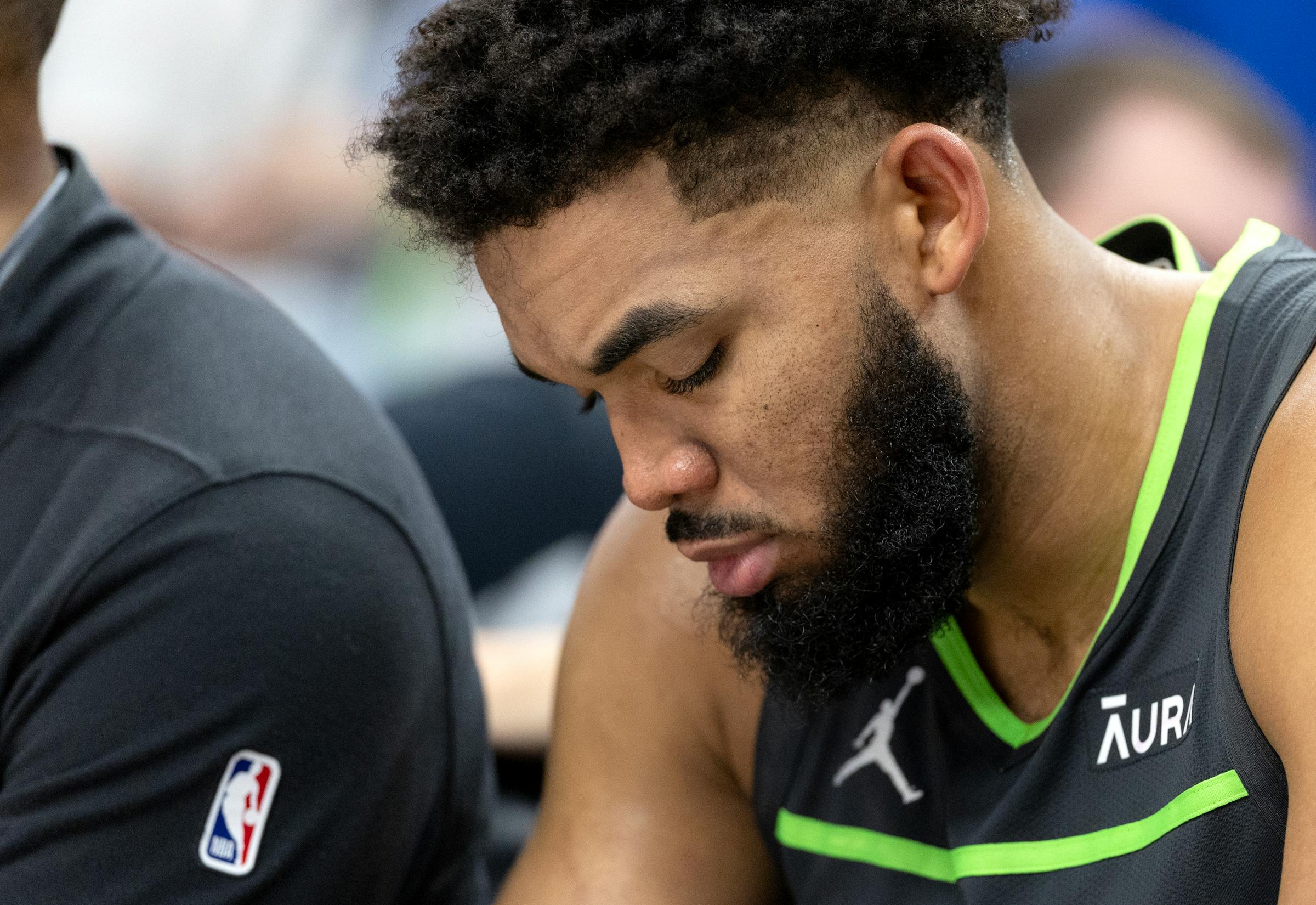 Timberwolves offense goes into panic mode in Game 5 vs. Mavericks