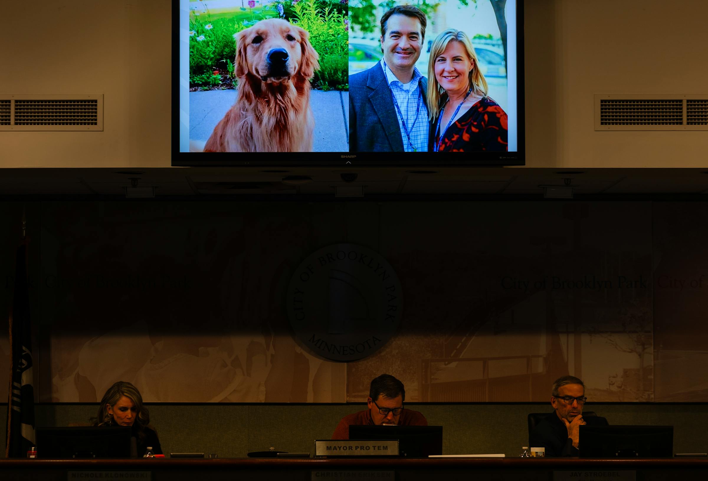 Officials approve independent probe of lawmaker shooting response