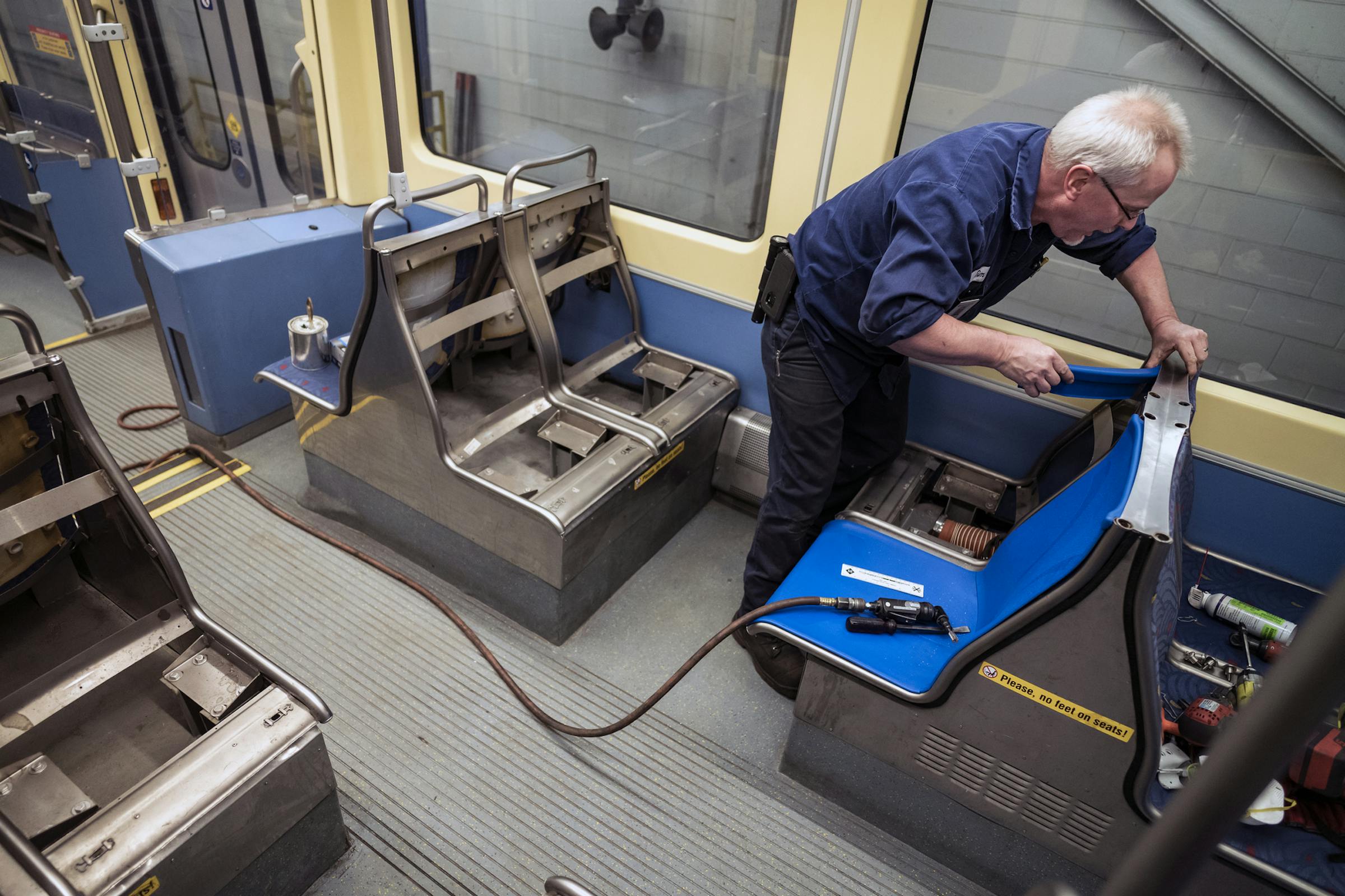 Plastic seats appearing on Metro Transit light-rail trains